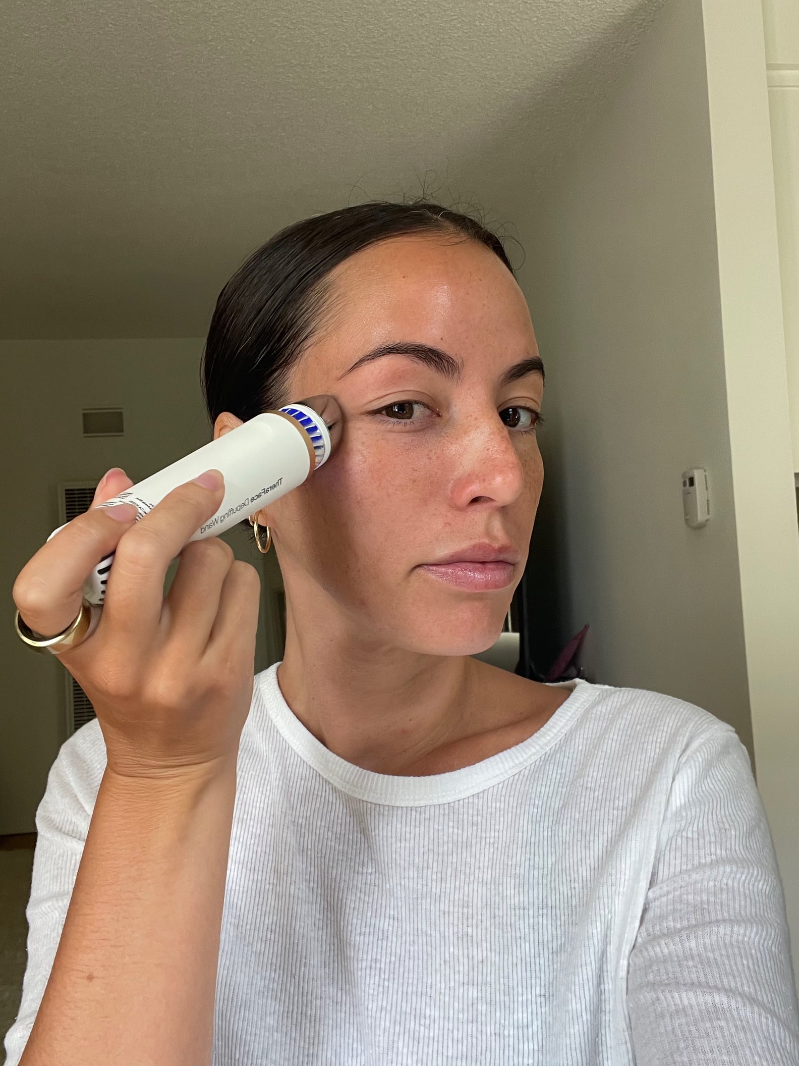 Therabody TheraFace Depuffing Wand Review: With Photos | PS Beauty