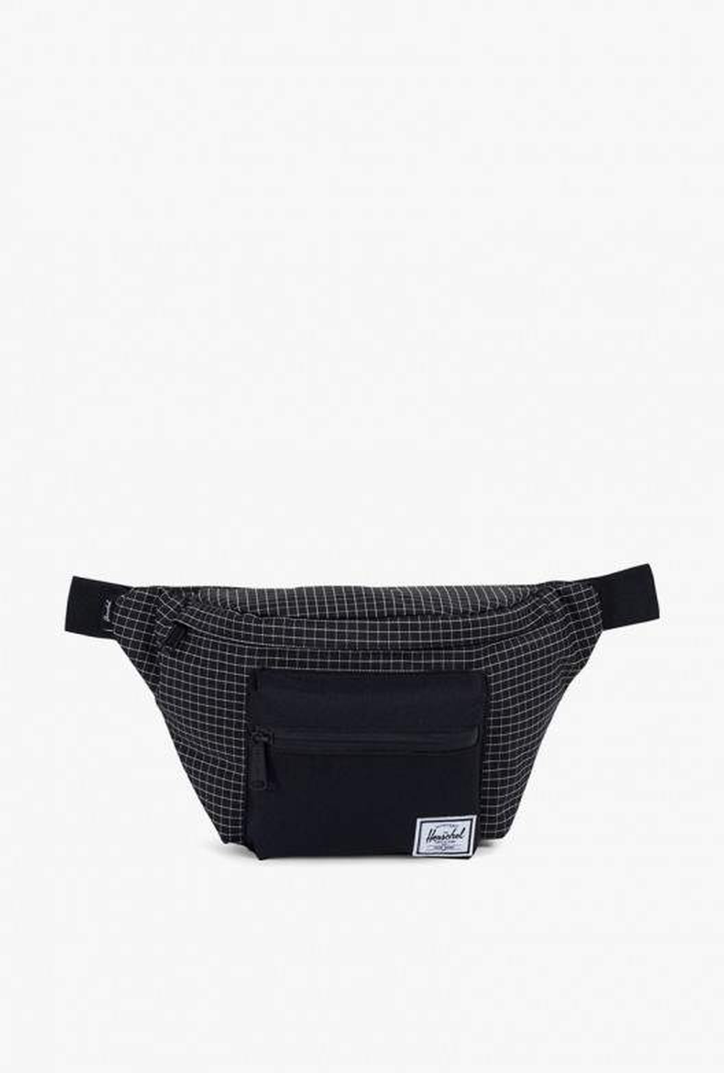 How to Wear a Fanny Pack | PS Fashion