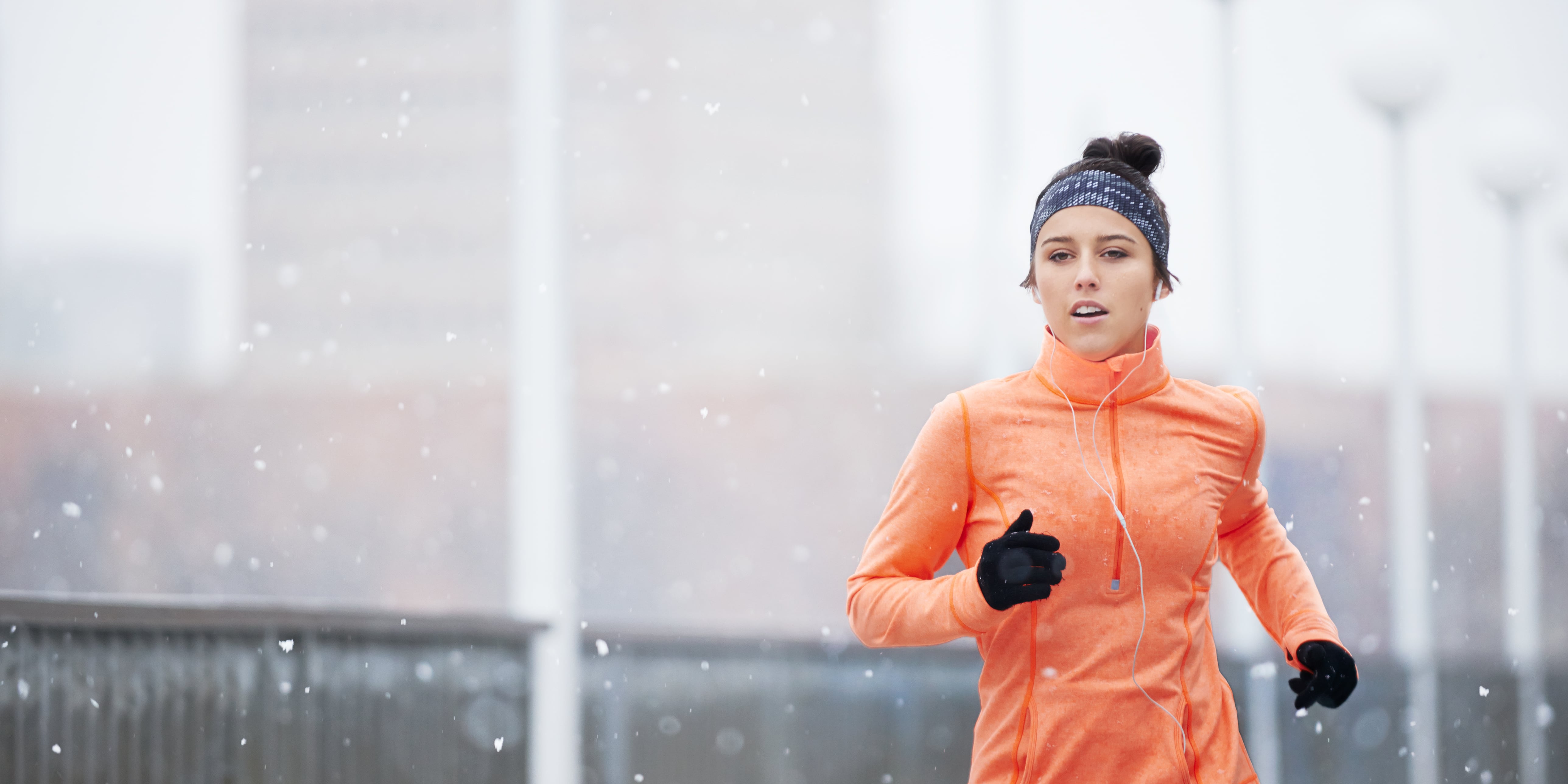 How to Stay Warm on Cold Winter Runs, According to an Expert | PS Fitness