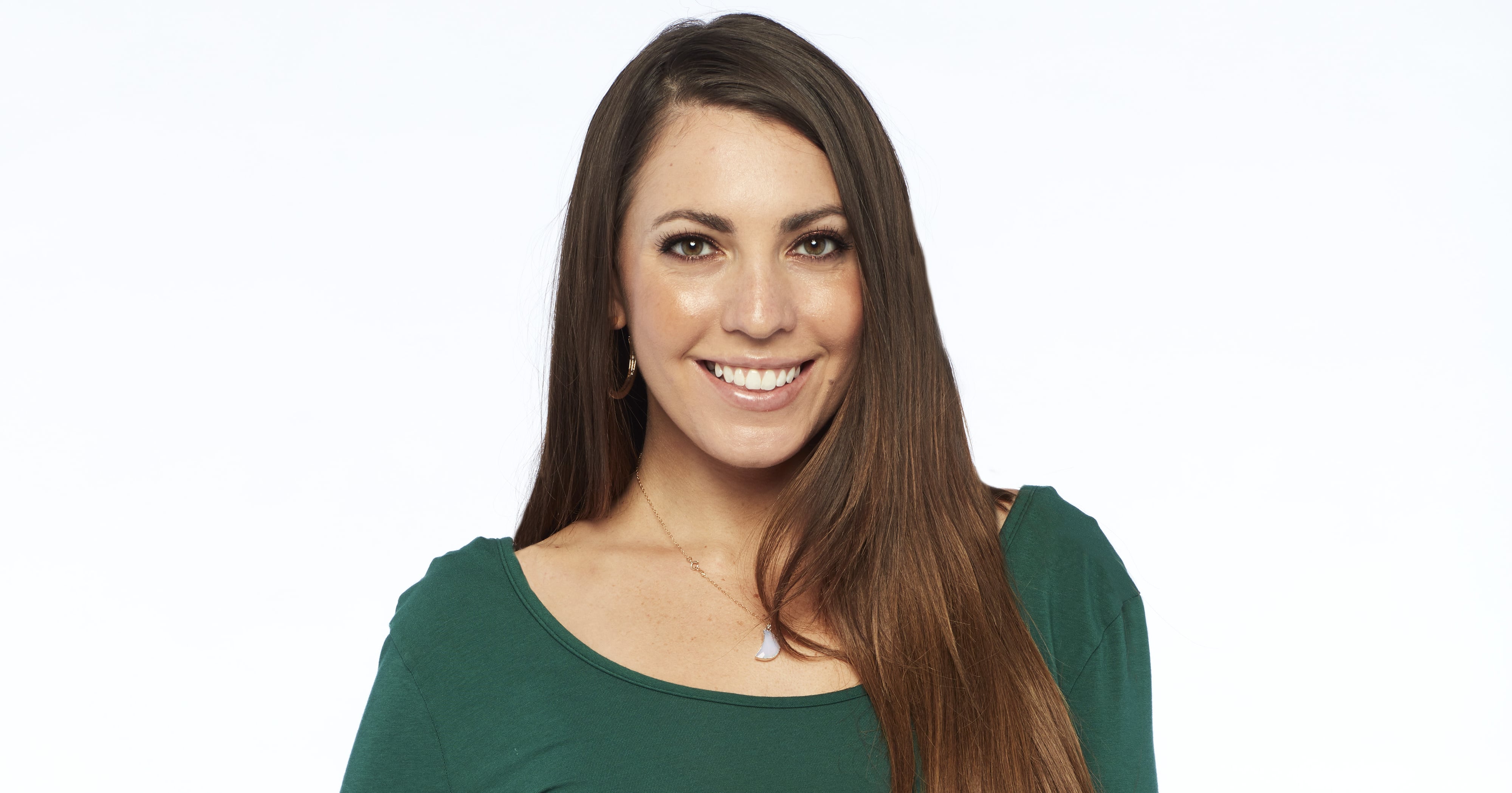 The Bachelor: Who Is Victoria Larson? | PS Entertainment