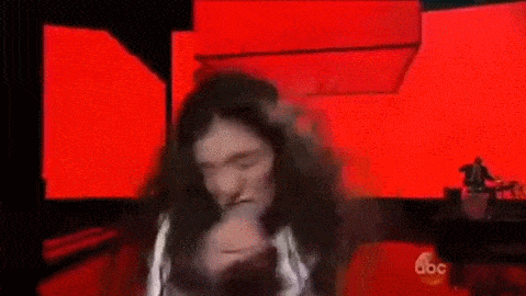 Lorde Dancing at the American Music Awards 2014 | GIFs | POPSUGAR Celebrity