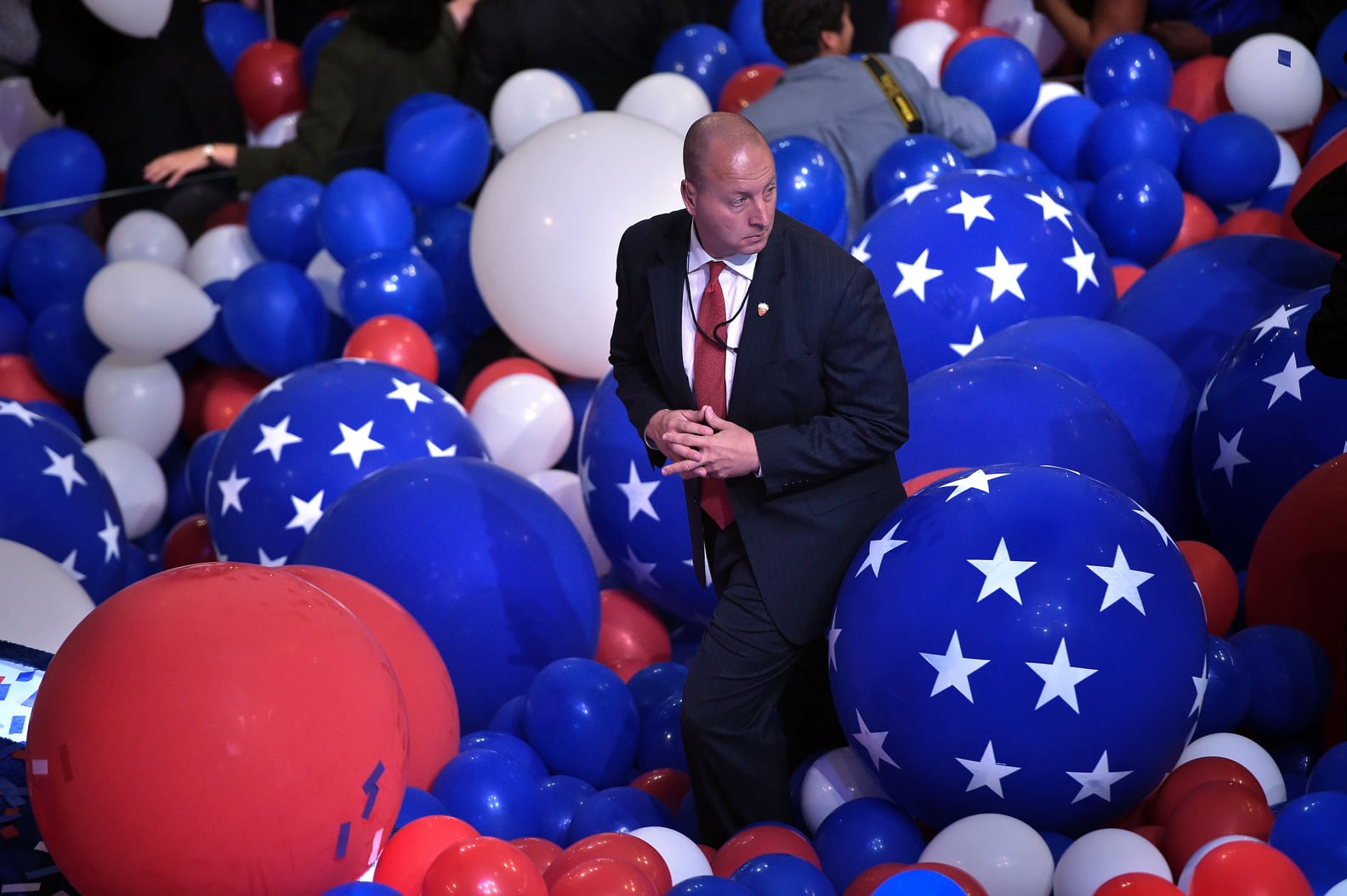 Bill and Hillary Clinton Playing With Balloons at DNC 2016 | POPSUGAR ...