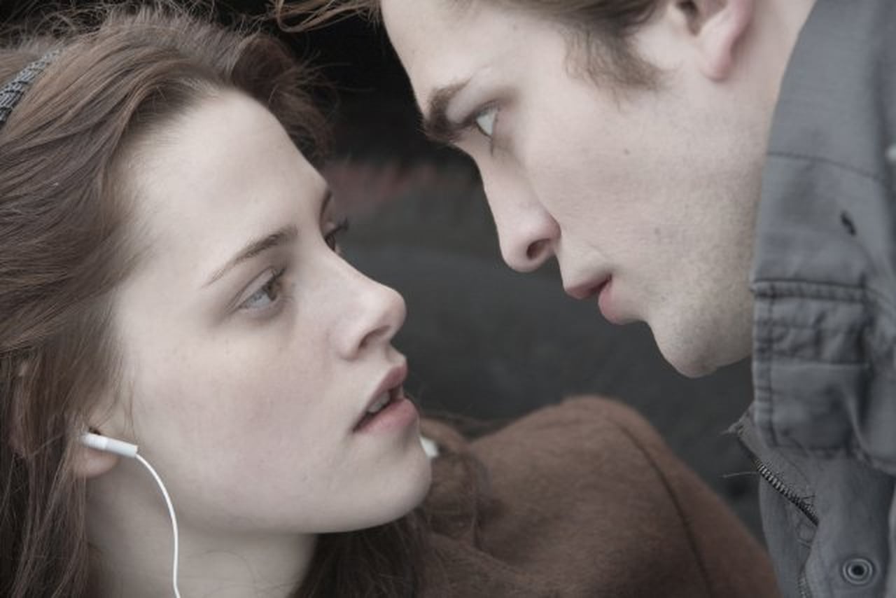Robert Pattinson in Twilight Pictures | POPSUGAR Entertainment