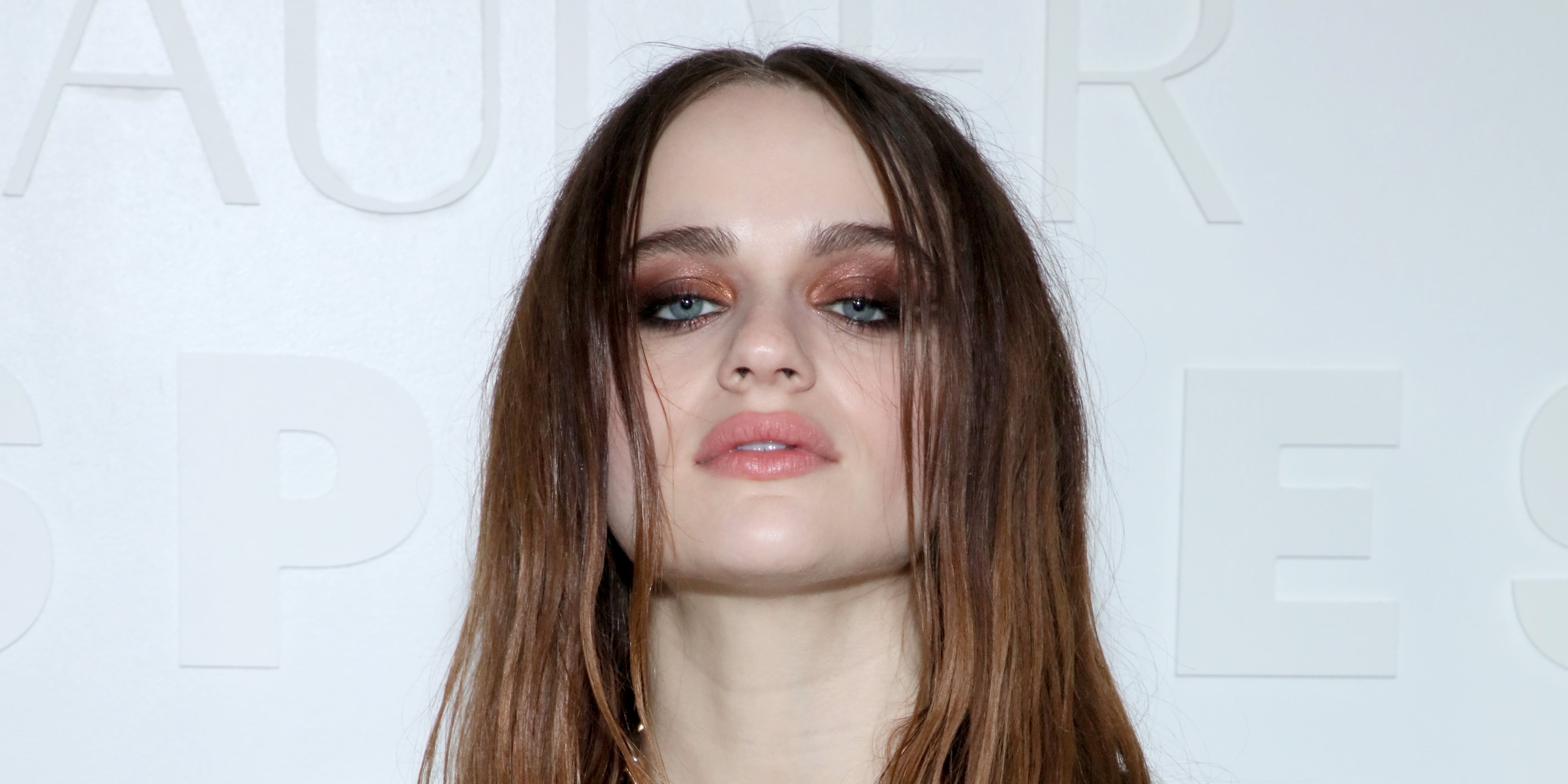 Joey King in the Fishtail-Eyeliner Makeup Trend | PS Beauty
