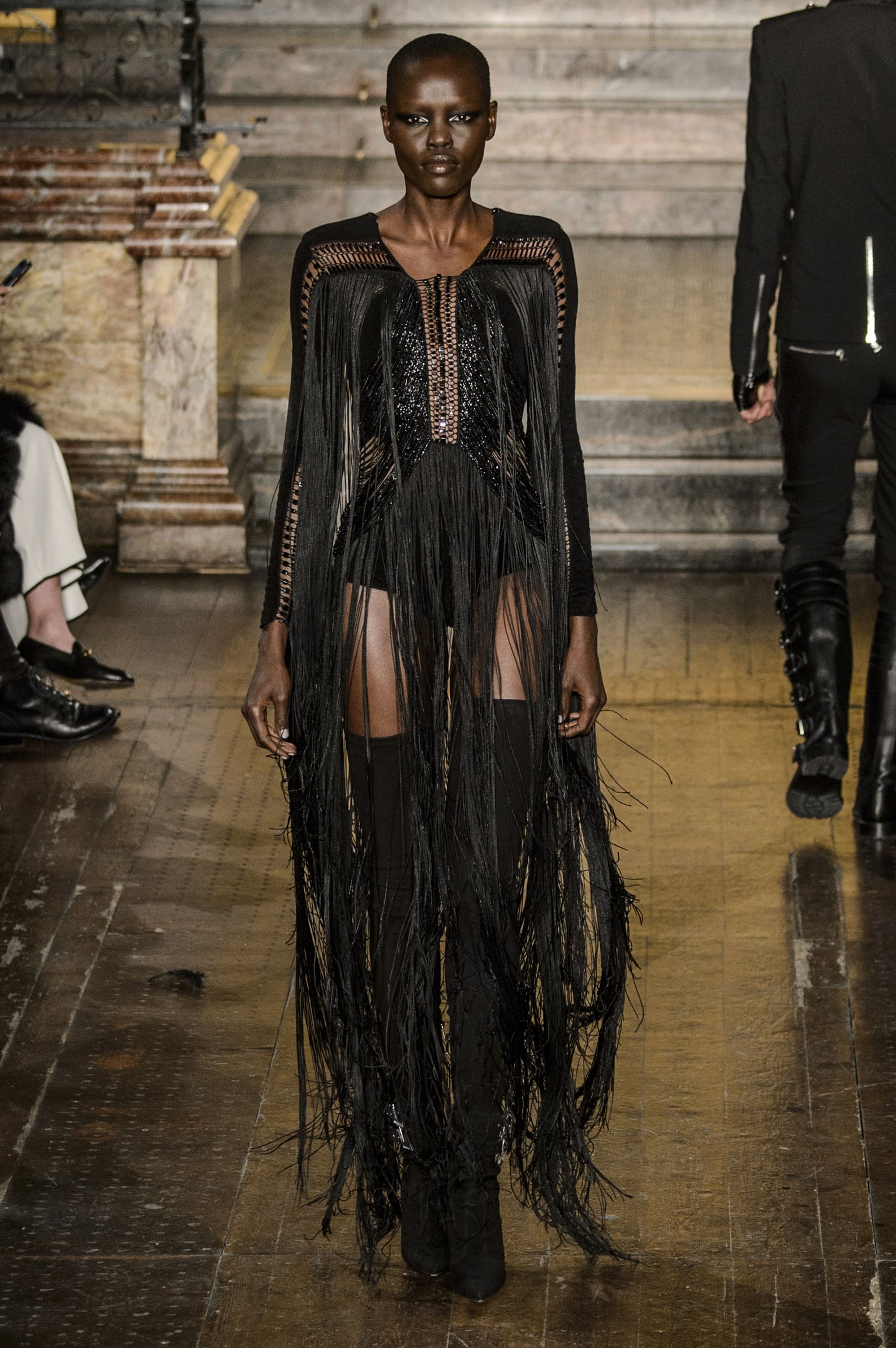 Julien Macdonald Fall 2016 Collection | PS Fashion