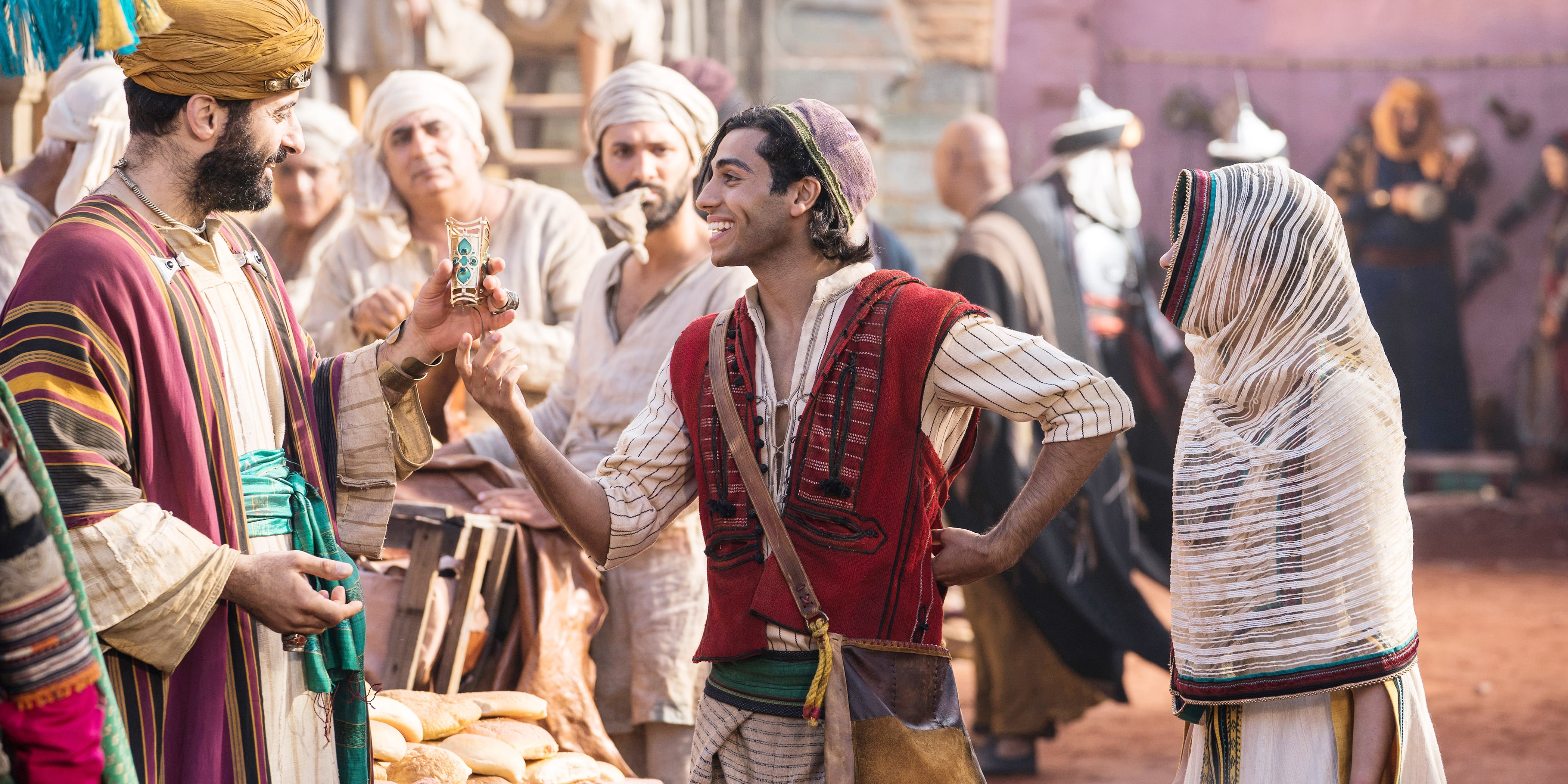 How Is the New Aladdin Different Than the Original? | PS Entertainment