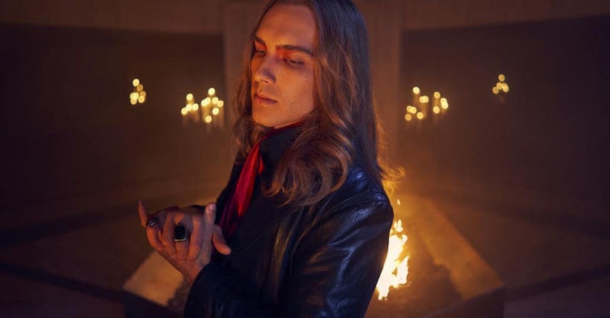 Witches vs. Warlocks on American Horror Story | PS Entertainment