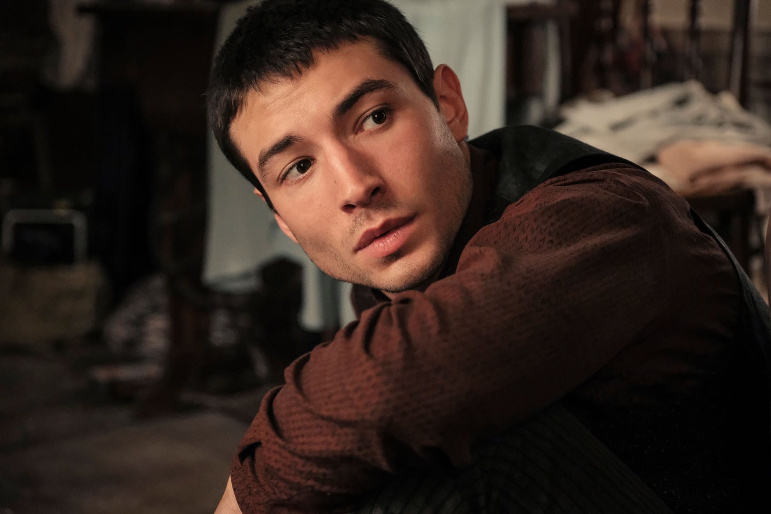 Ezra Miller's Fantastic Beasts Crimes of Grindelwald Twist | POPSUGAR Entertainment