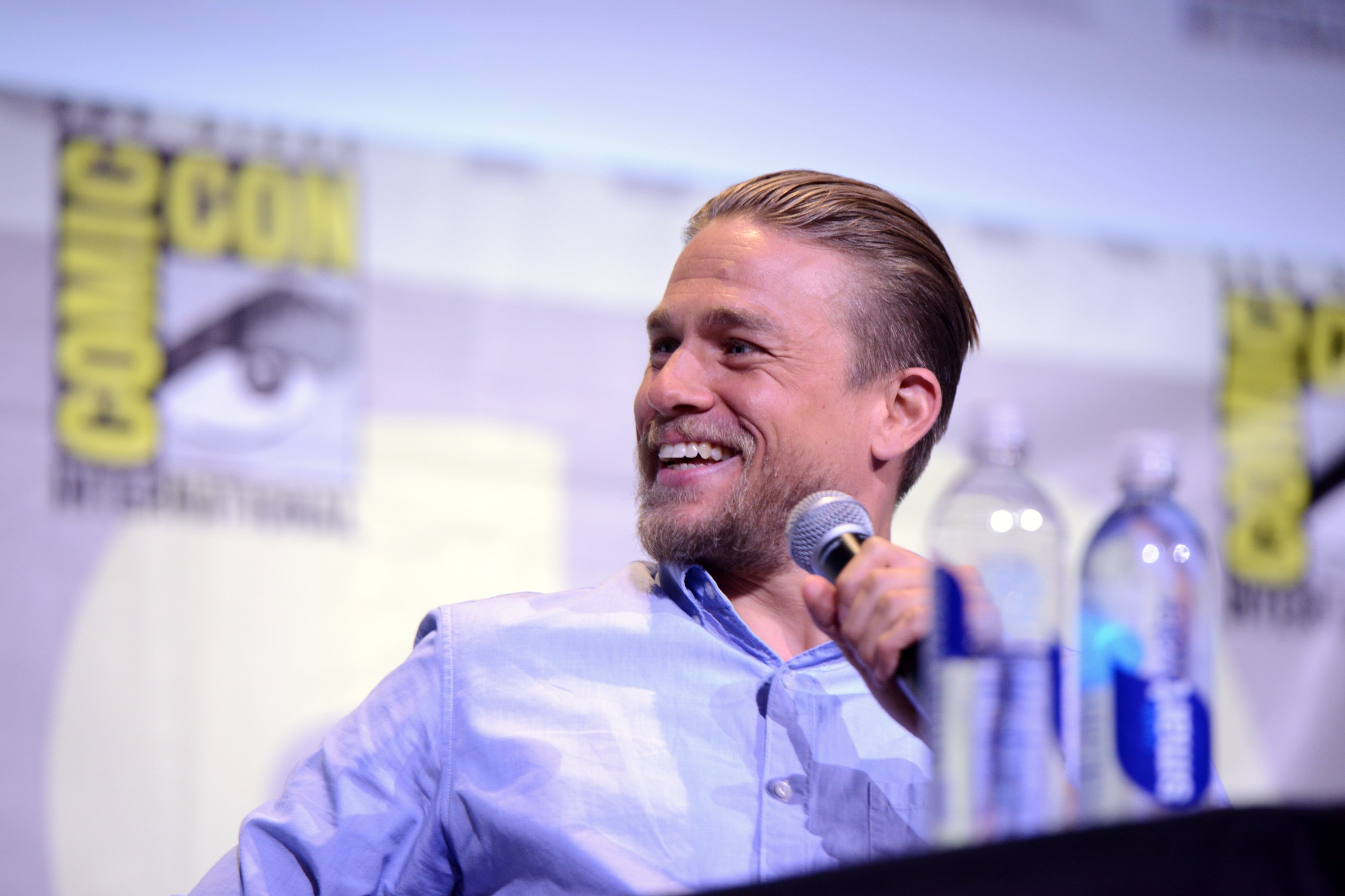 Charlie Hunnam at Comic-Con 2016 | Pictures | PS Celebrity