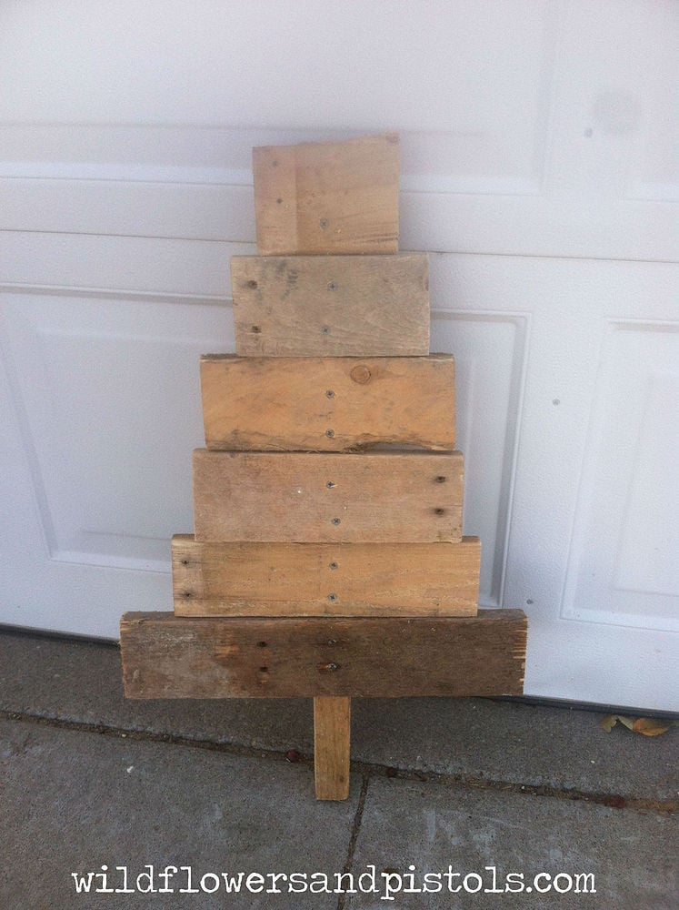 Pallet Wood Christmas Tree DIY | POPSUGAR Home