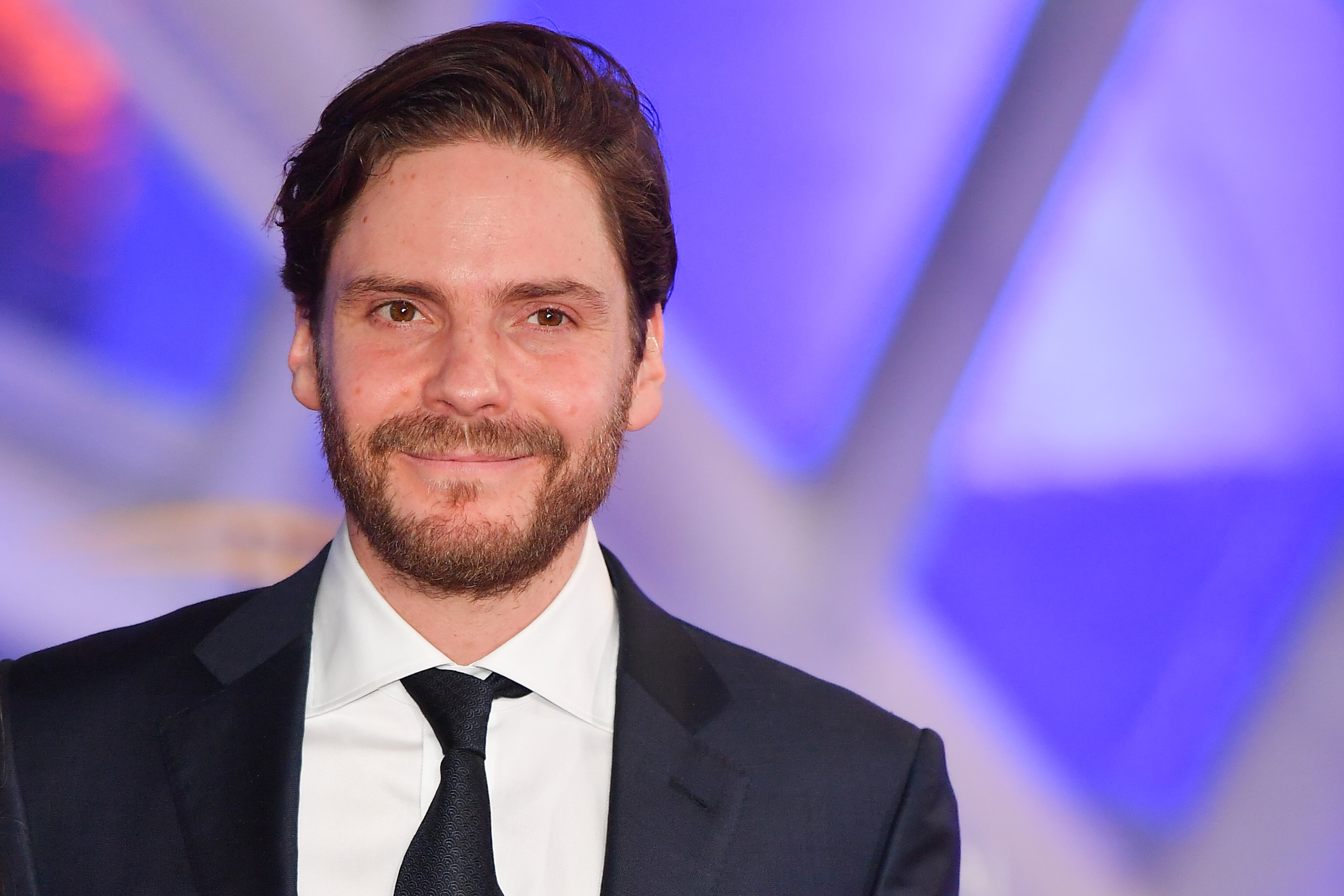 daniel brühl teeth