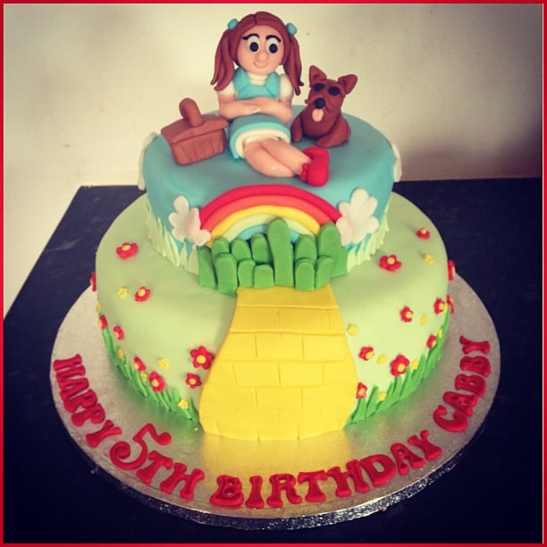 Wizard of Oz Birthday Cakes | POPSUGAR Family