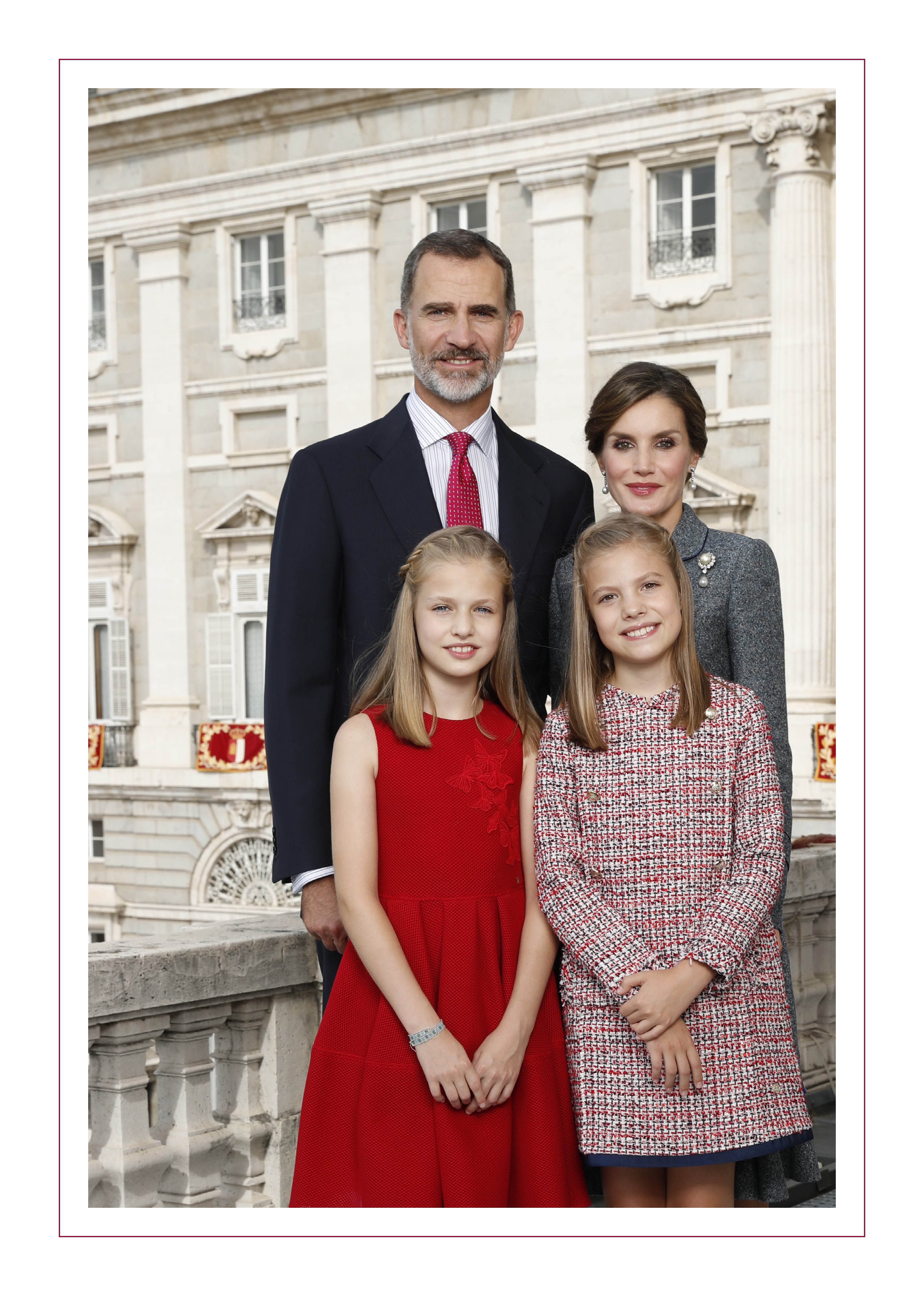 The Spanish Royal Family's 2017 Christmas Card | PS Celebrity