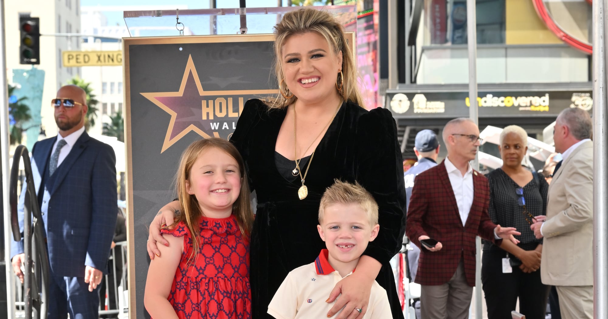Kelly Clarkson, Her Kids at Hollywood Walk of Fame Ceremony | PS Celebrity