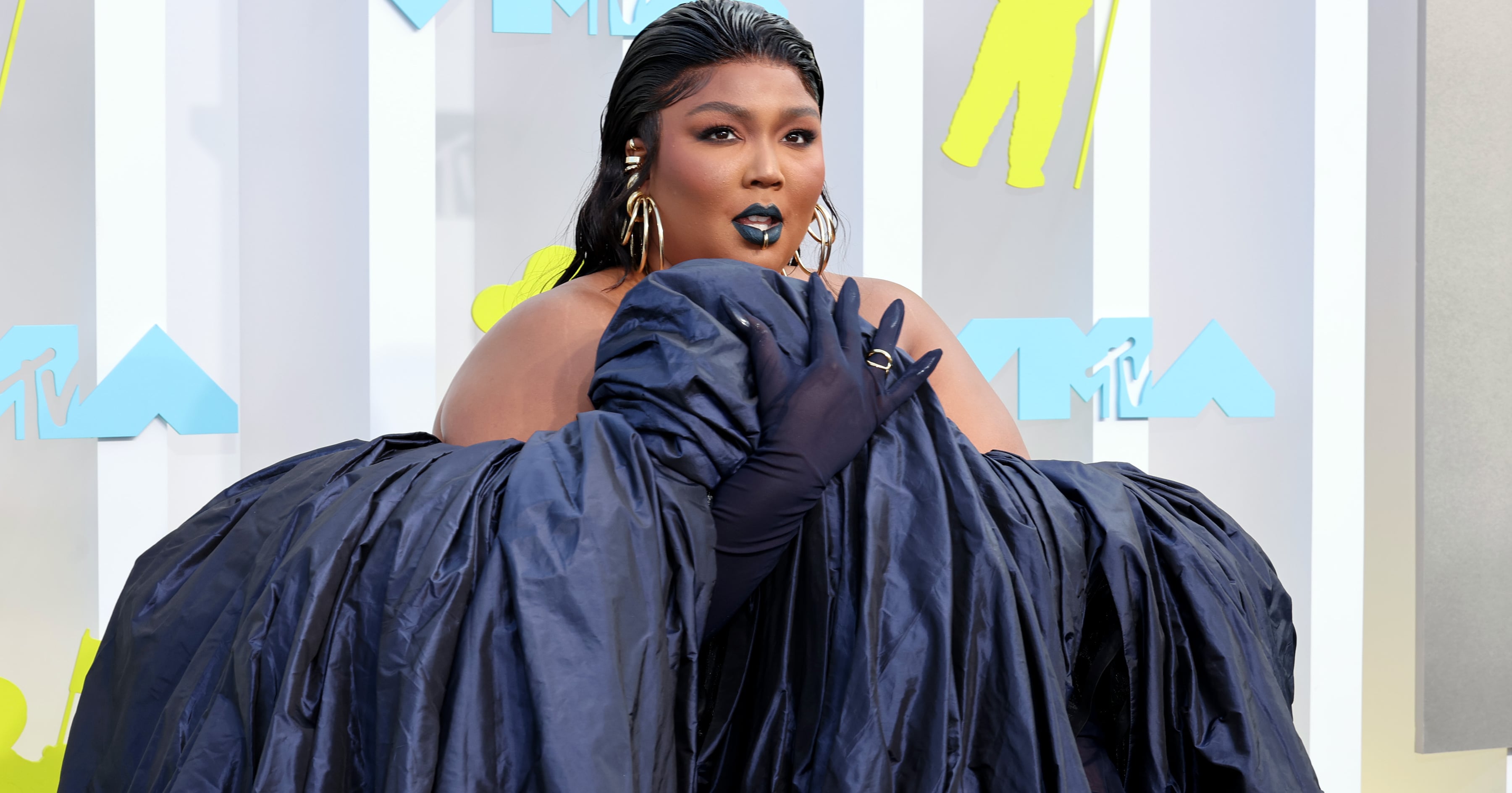 2022 MTV VMAs Red Carpet Behind the Scenes | POPSUGAR Entertainment