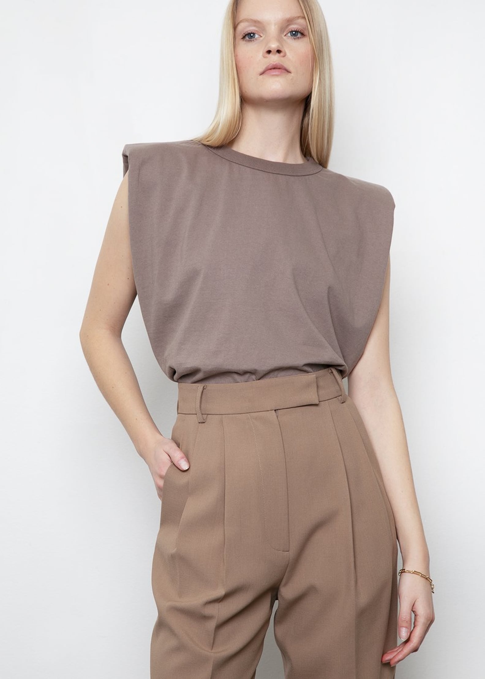 How to Wear a Muscle Tee With Jeans | PS Fashion