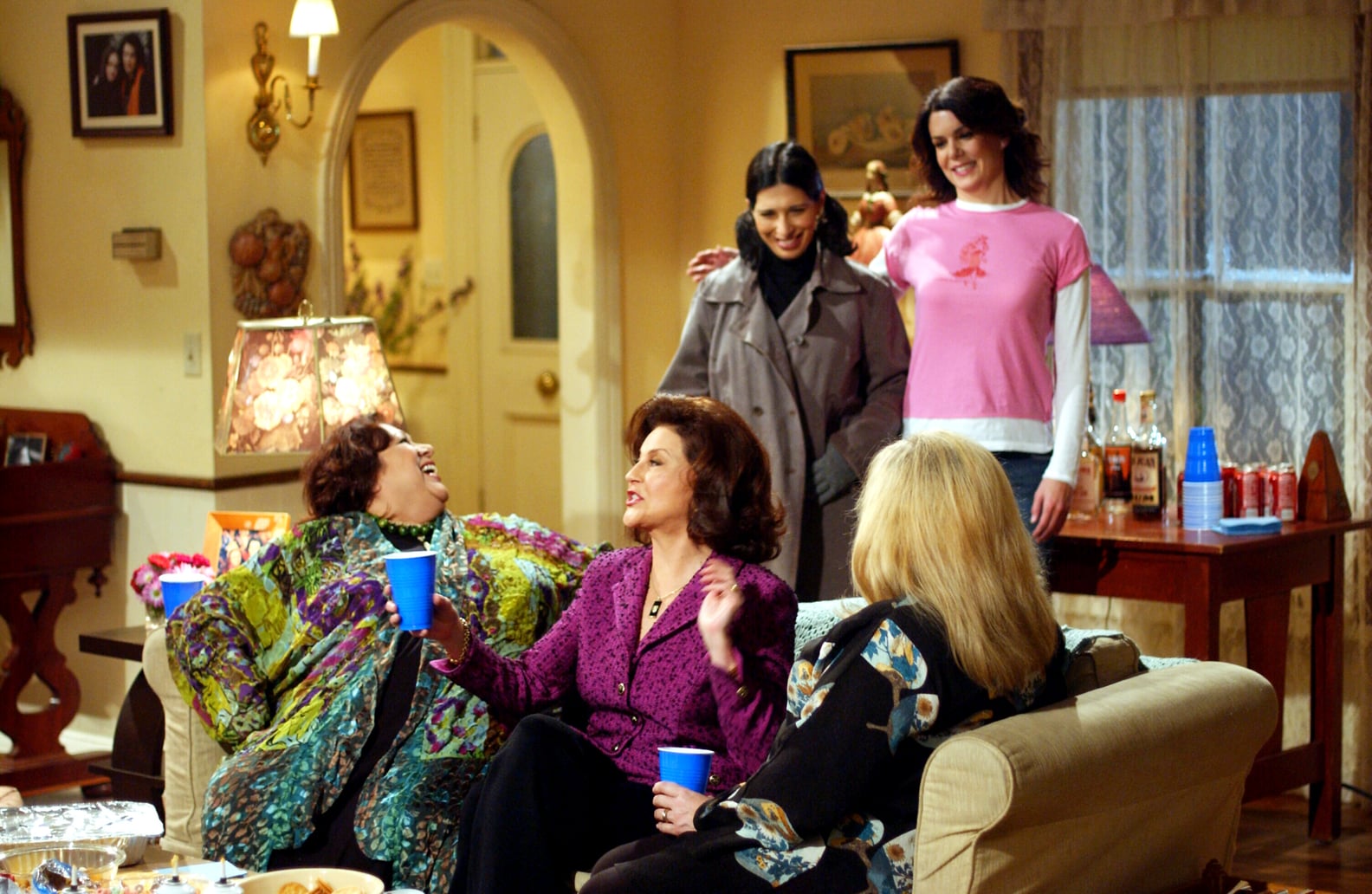 15 Quirky Decor Details in Lorelai Gilmore's House | PS Home