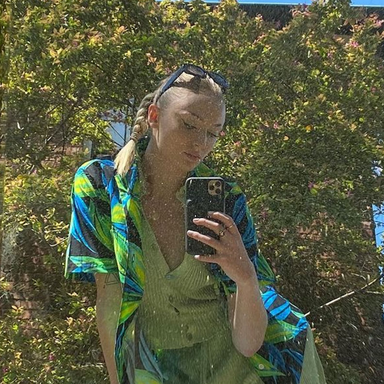 Joe Jonas Leaves Funny Comment on Sophie Turner Outfit Photo | PS Fashion