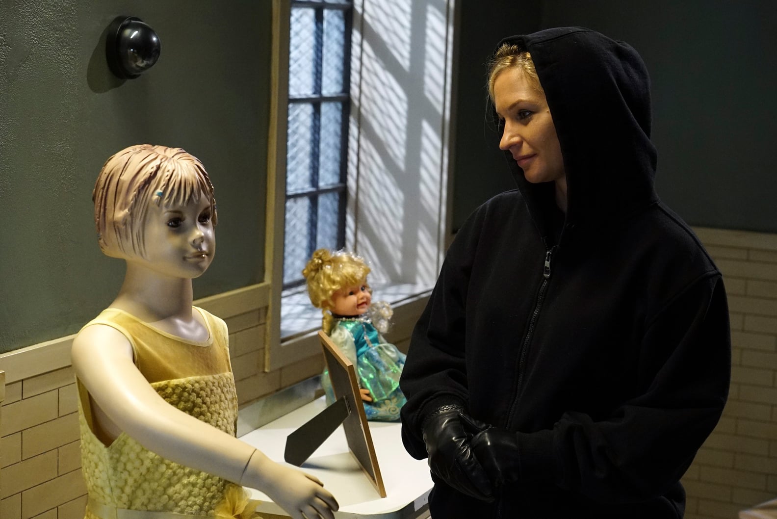 Pretty Little Liars Elliott Rollins Information | PS Entertainment