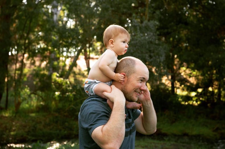 Cute Photos of Kids on Dads' Shoulders | PS Family