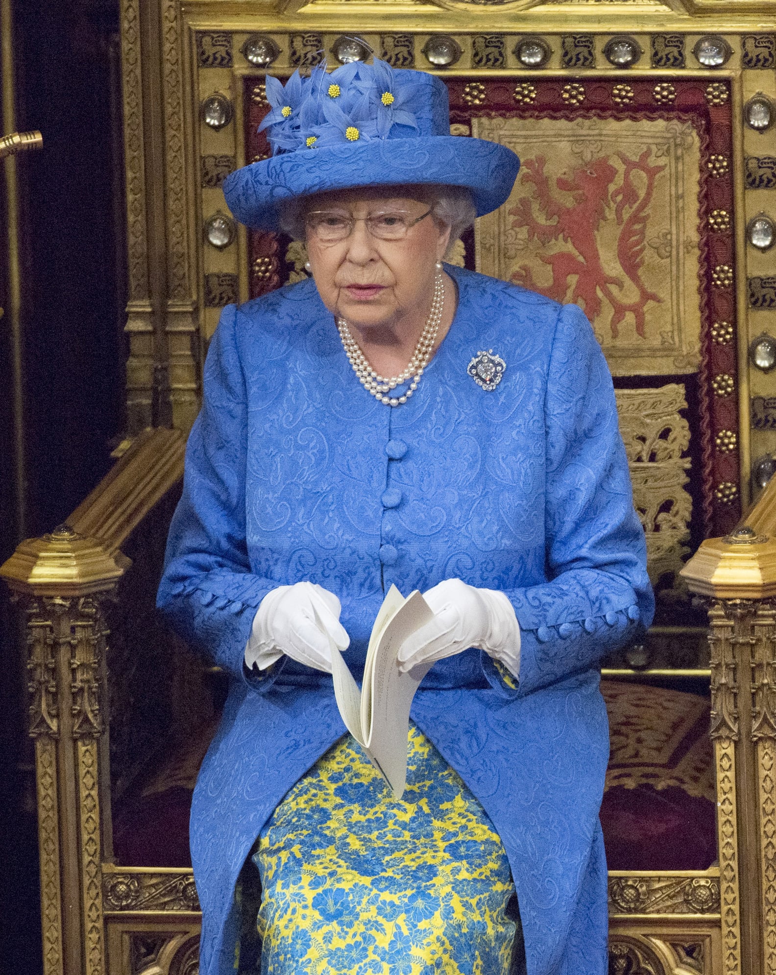 Queen Elizabeth II's EU Flag Hat | PS Fashion