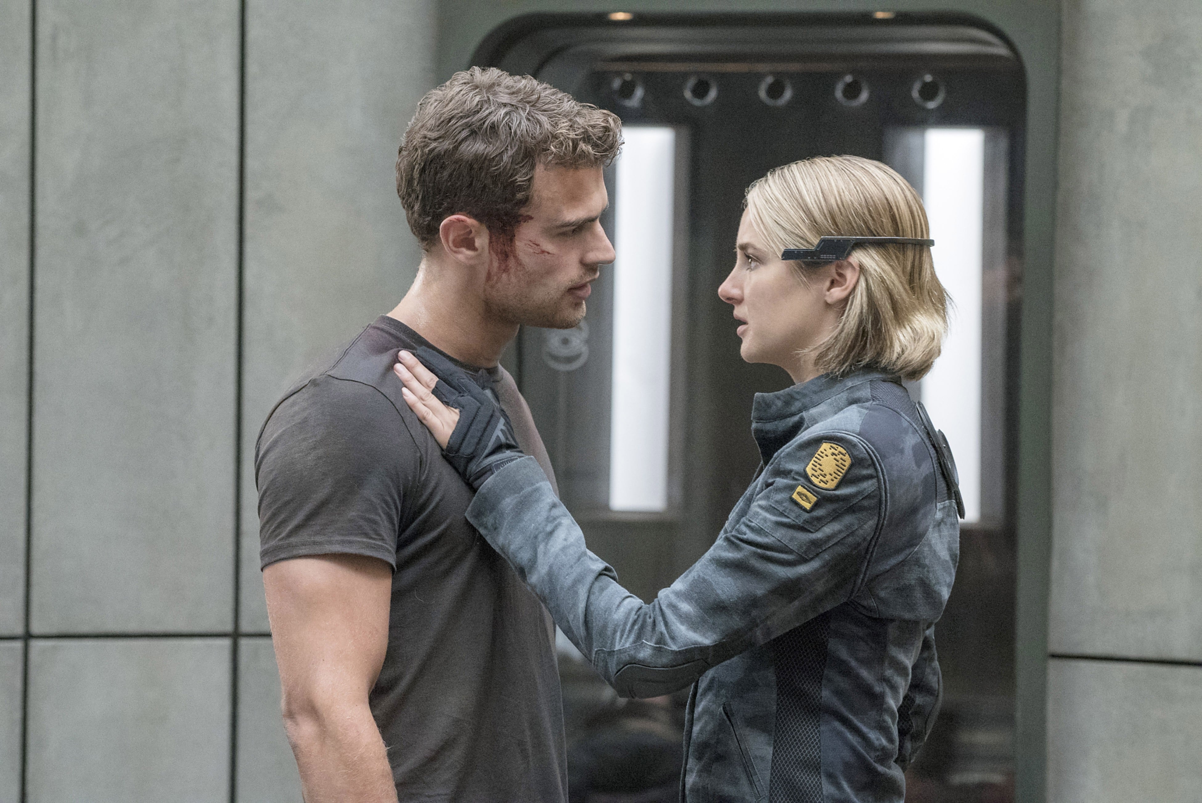 Tris Divergent Costume