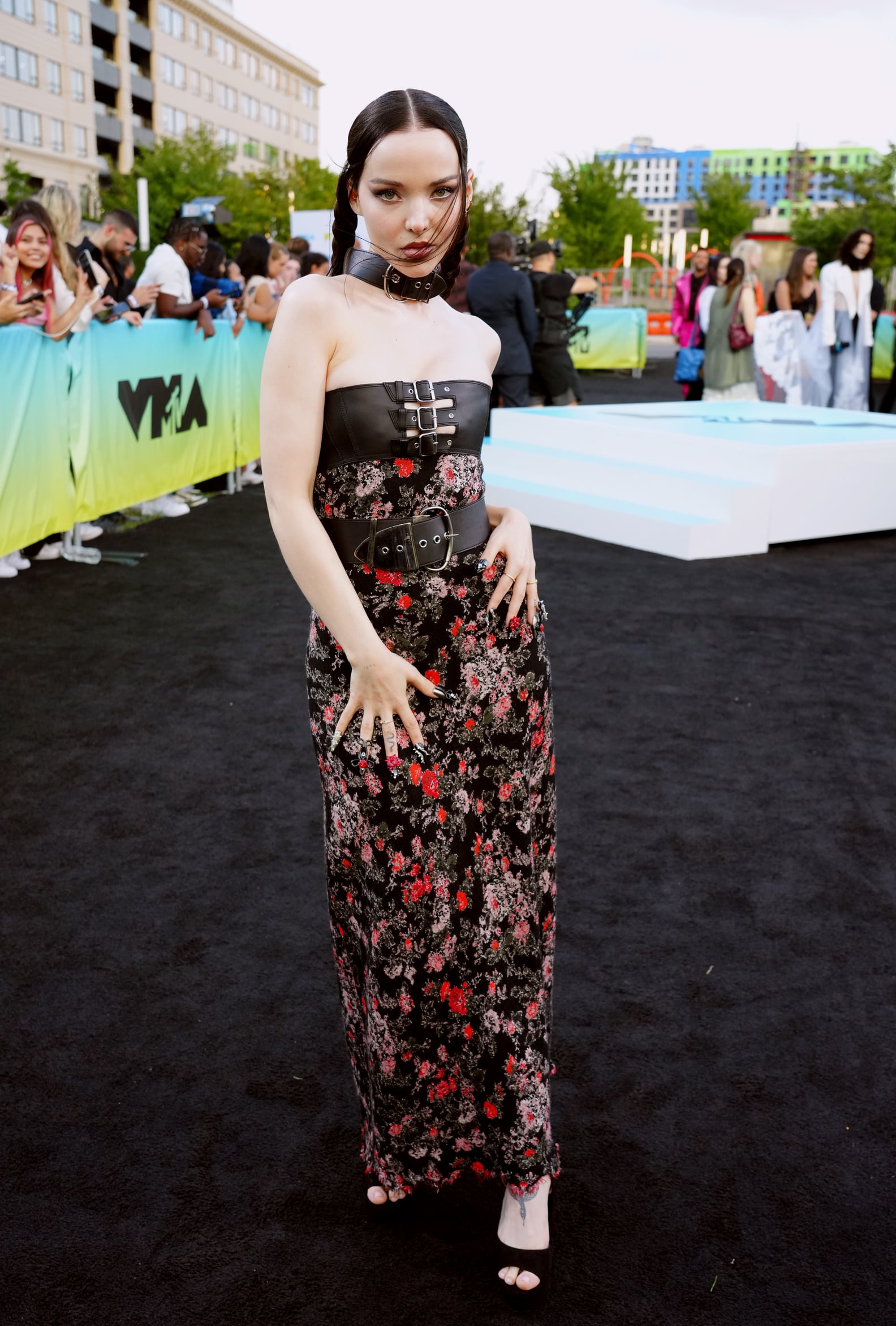 Dove Cameron's Belted Paco Rabanne Dress at the 2022 MTV VMA | PS Fashion