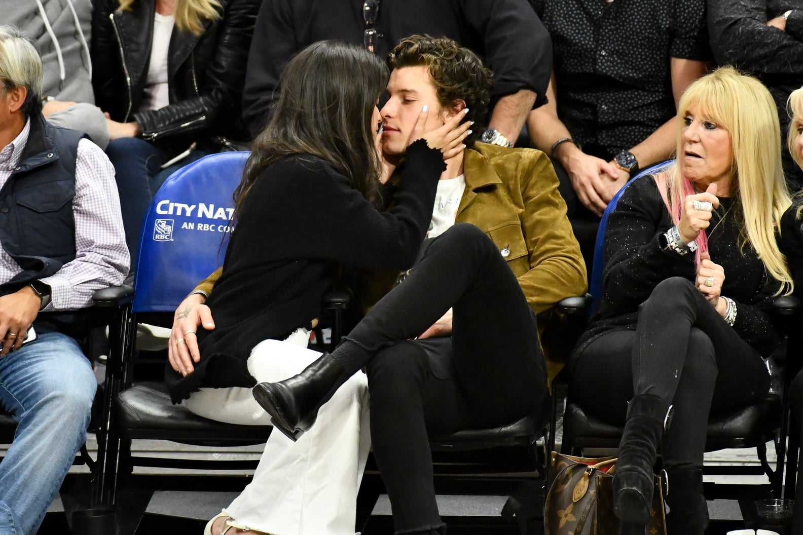 Camila Cabello and Shawn Mendes Kissing at LA Clippers Game | POPSUGAR ...