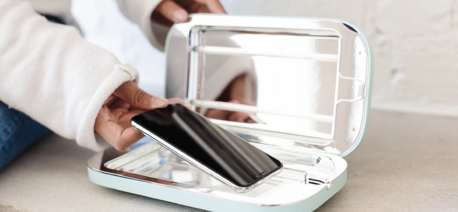 Phonesoap UV Light Phone Sanitizer Review | PS Smart Living