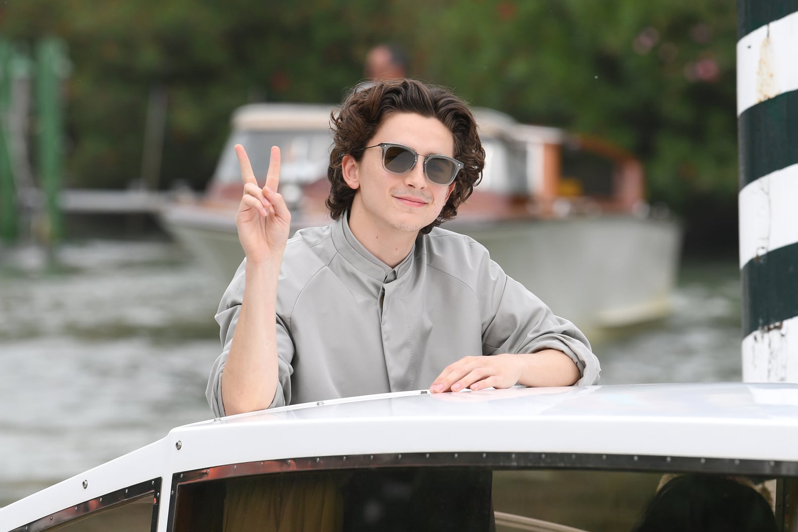 An Ode to Timothée Chalamet's Insanely Chiseled Jawline | POPSUGAR ...