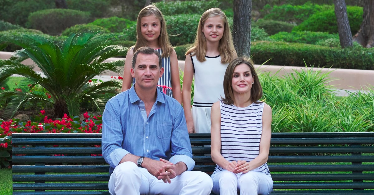 Spanish Royal Family Summer Portraits 2016 | PS Latina