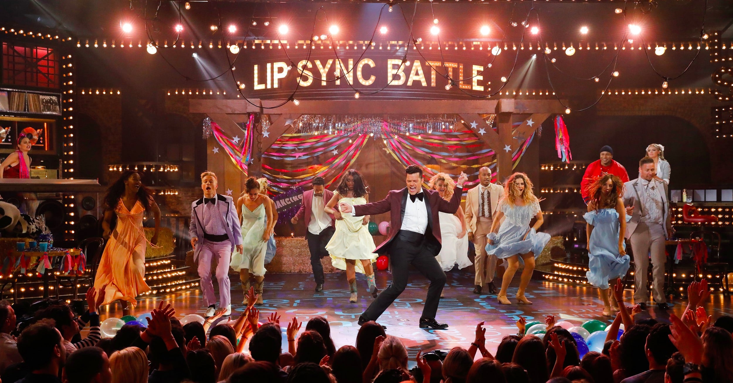 Ricky Martin Performs "Footloose" on Lip Sync Battle | POPSUGAR Latina