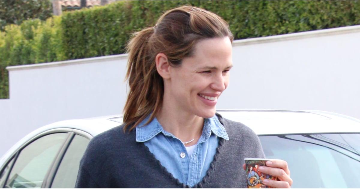 Jennifer Garner Smiling in LA January 2016 | POPSUGAR Celebrity