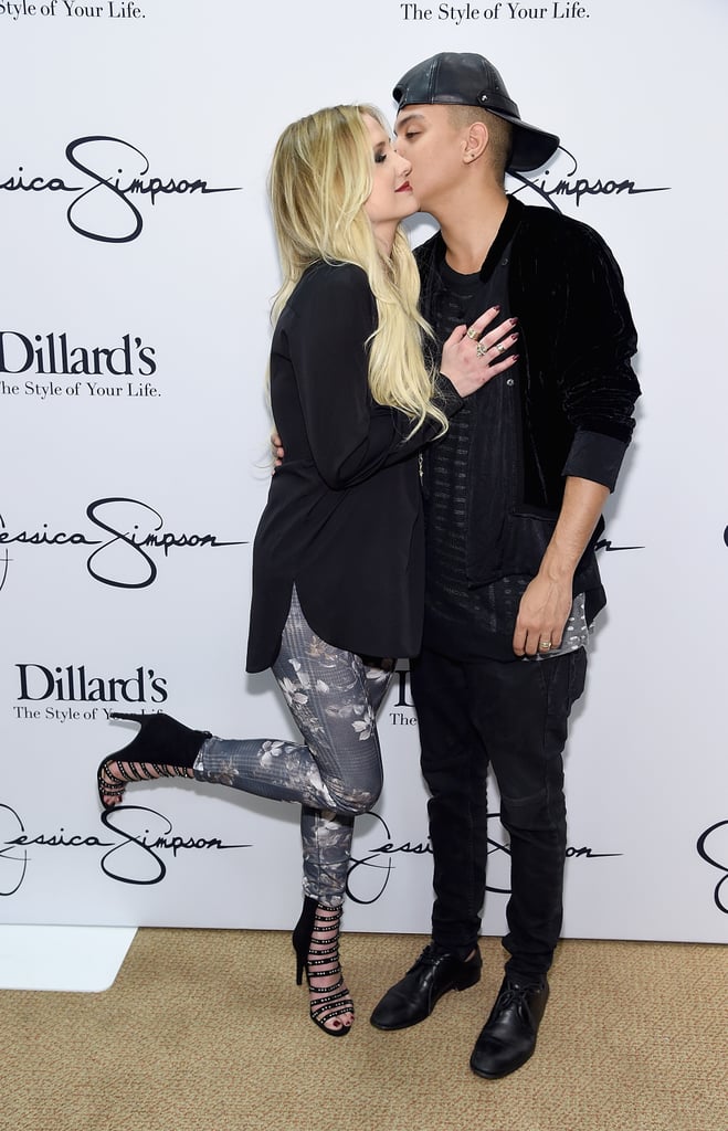 Jessica and Ashlee Simpson in Atlanta | Pictures | POPSUGAR Celebrity ...