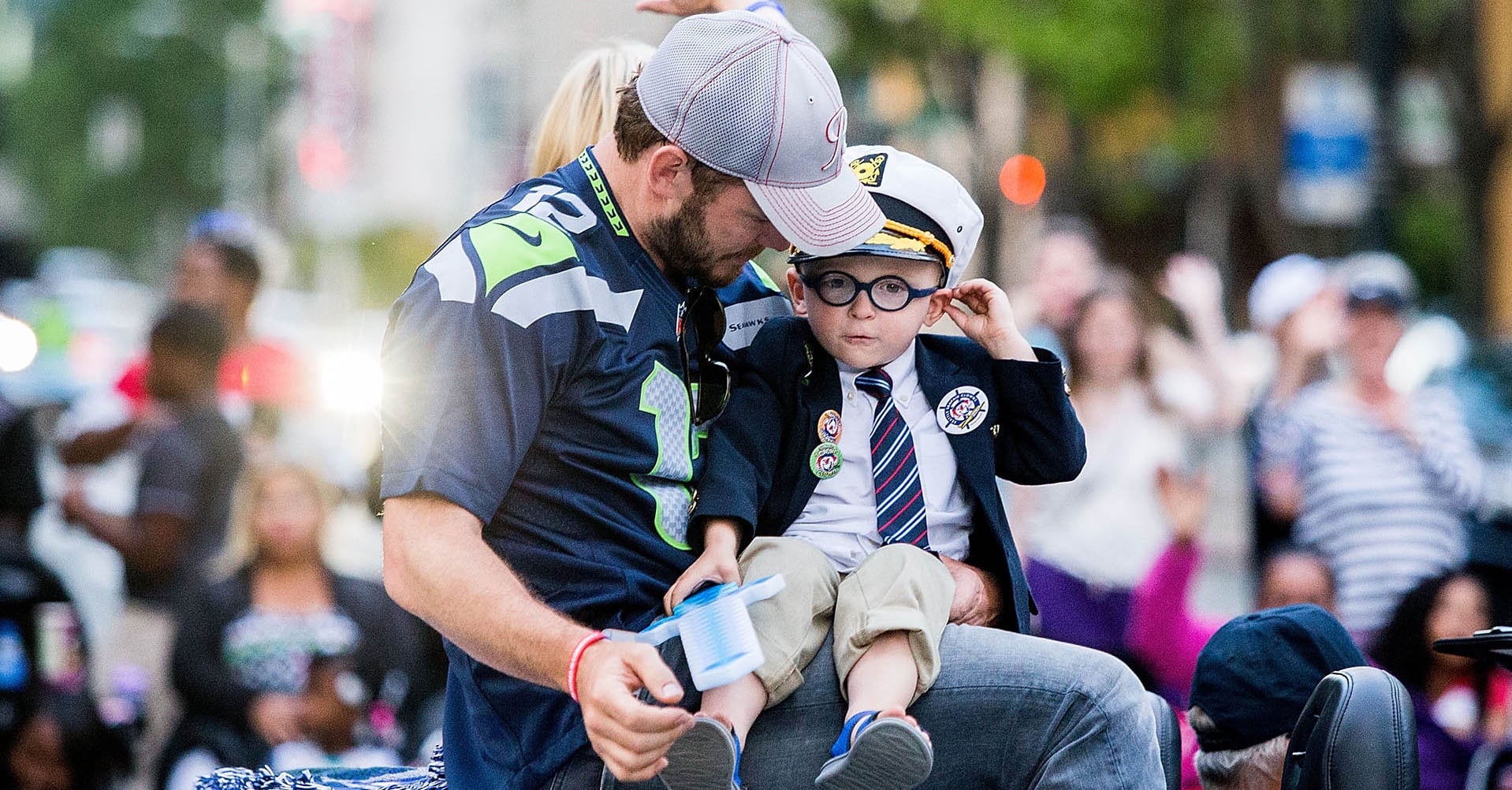 Chris Pratt Dotting Dad ( Video) | PS Celebrity