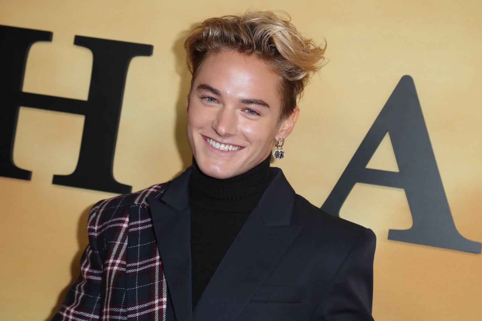 Get to Know Mitchell Hoog From Saved by the Bell | PS Celebrity