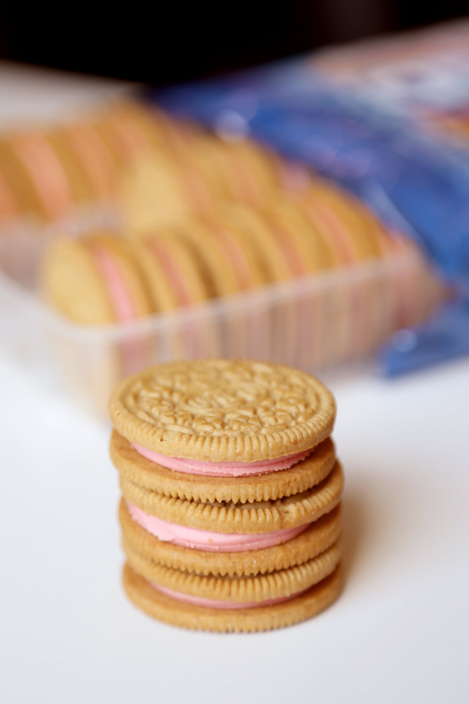Strawberry Shortcake Oreos Review | PS Food