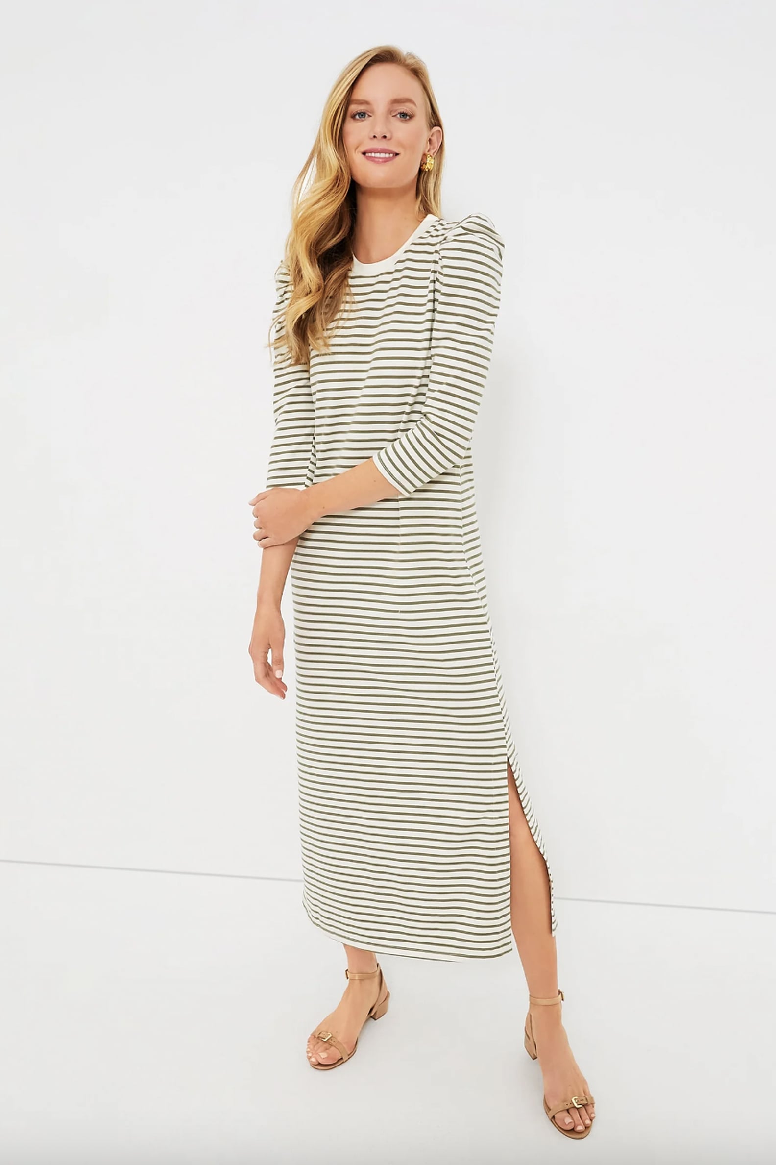 Best Travel Outfits For Women | PS Travel
