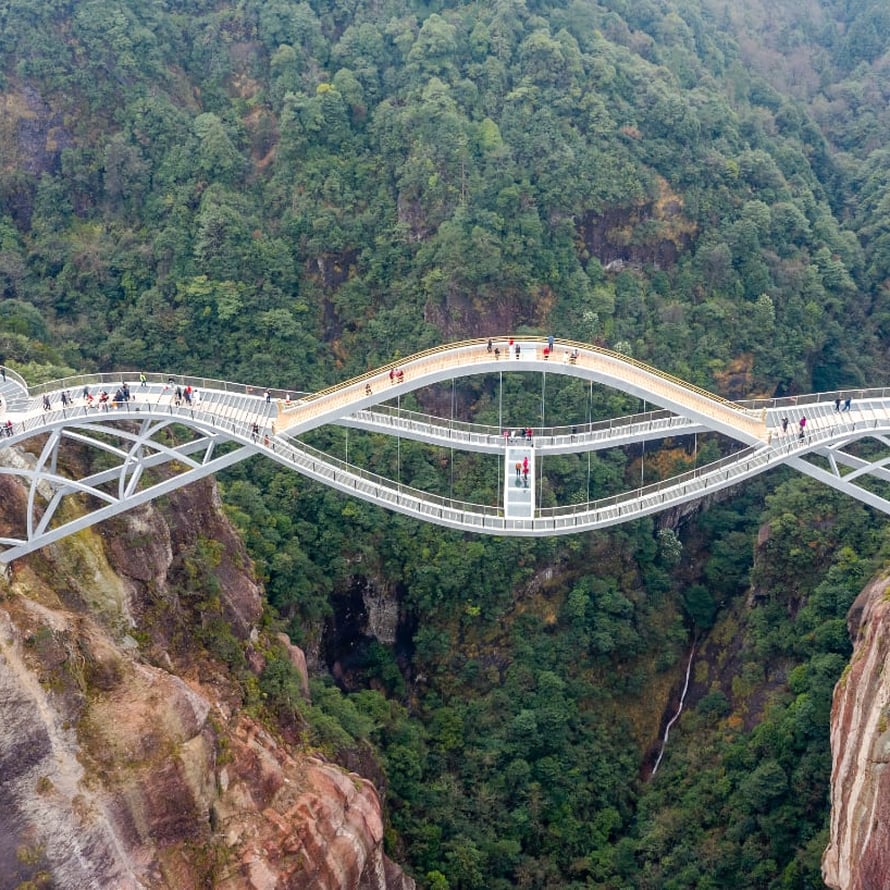 Check Out the Bending Ruyi Bridge in China | PS Smart Living