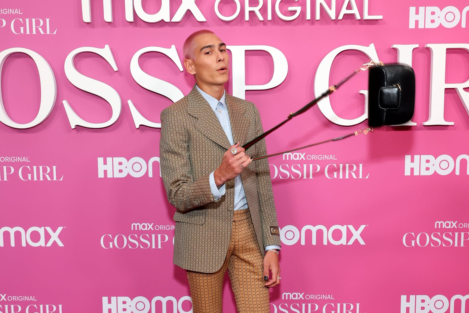 Evan Mock's Outfit For Gossip Girl Premiere | PS Fashion