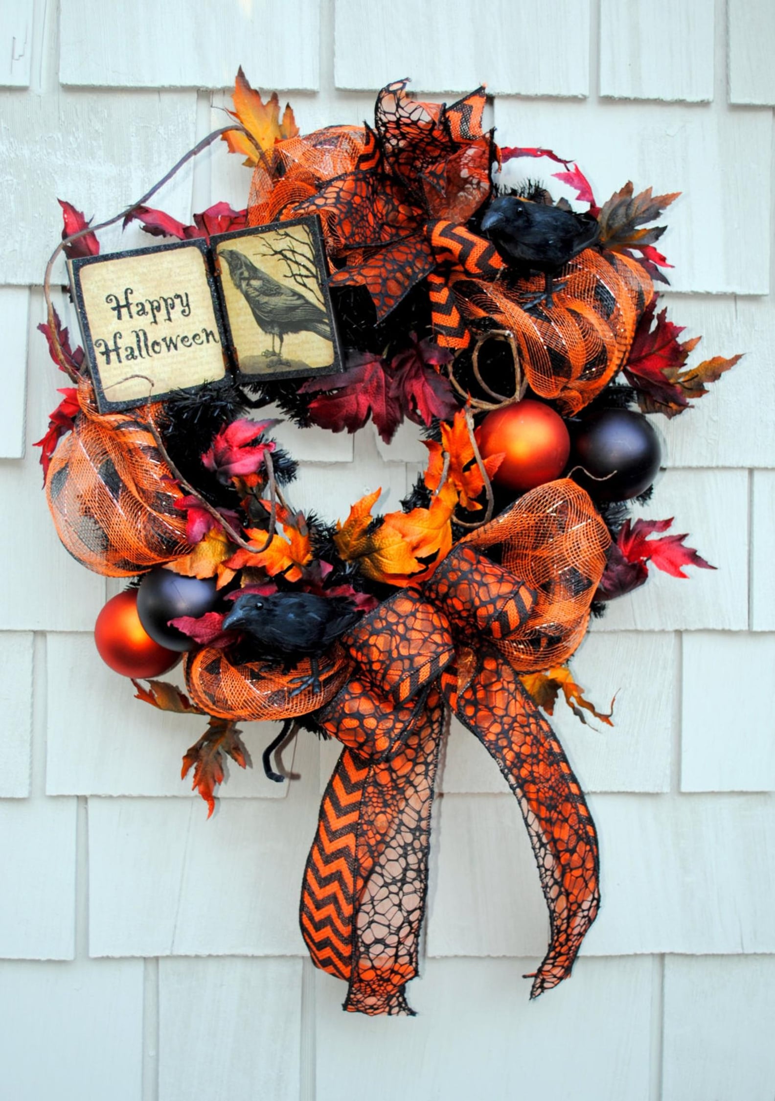 40+ Spooky and Festive Halloween Wreaths | PS Home