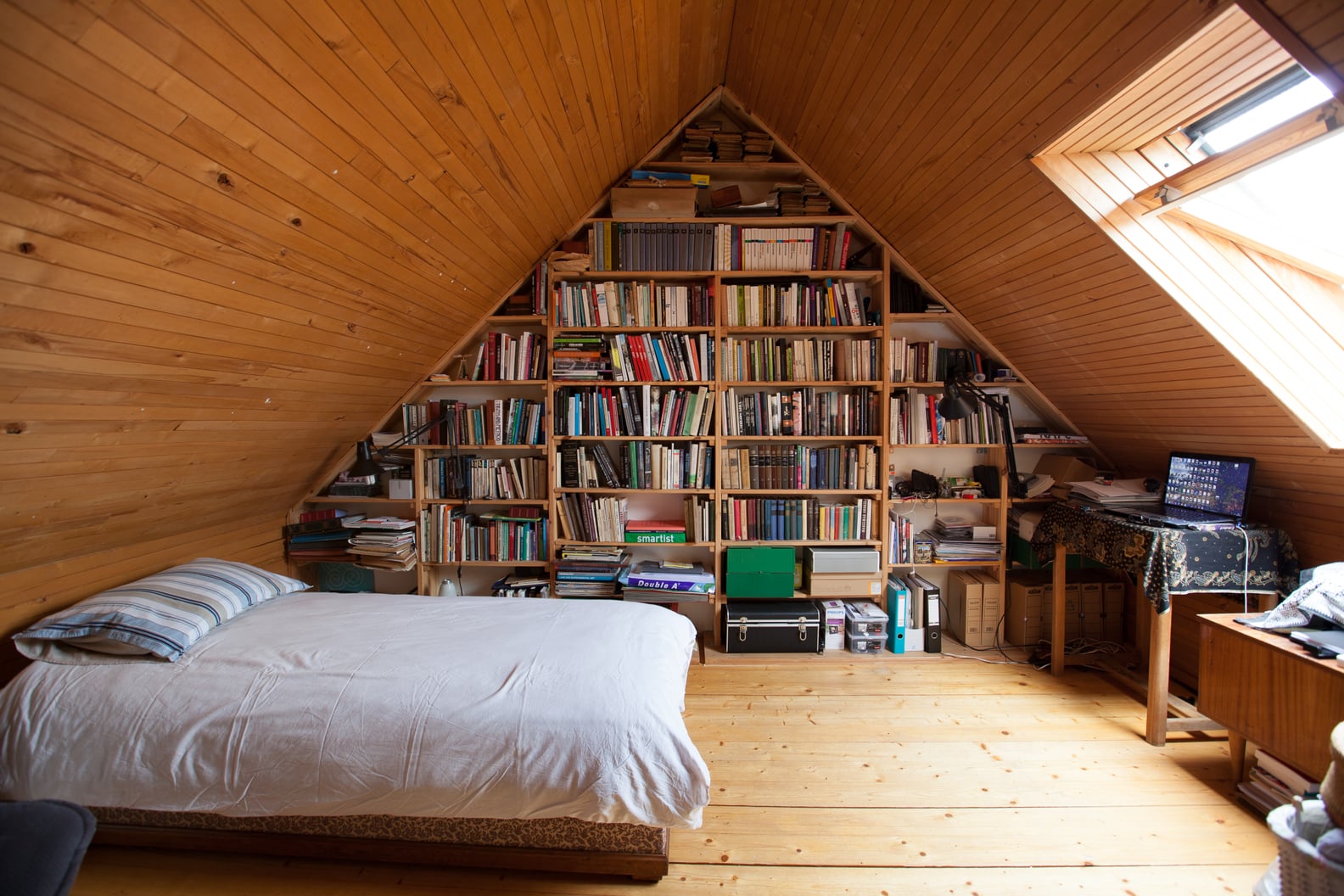 Best Airbnbs With Libraries | POPSUGAR Smart Living
