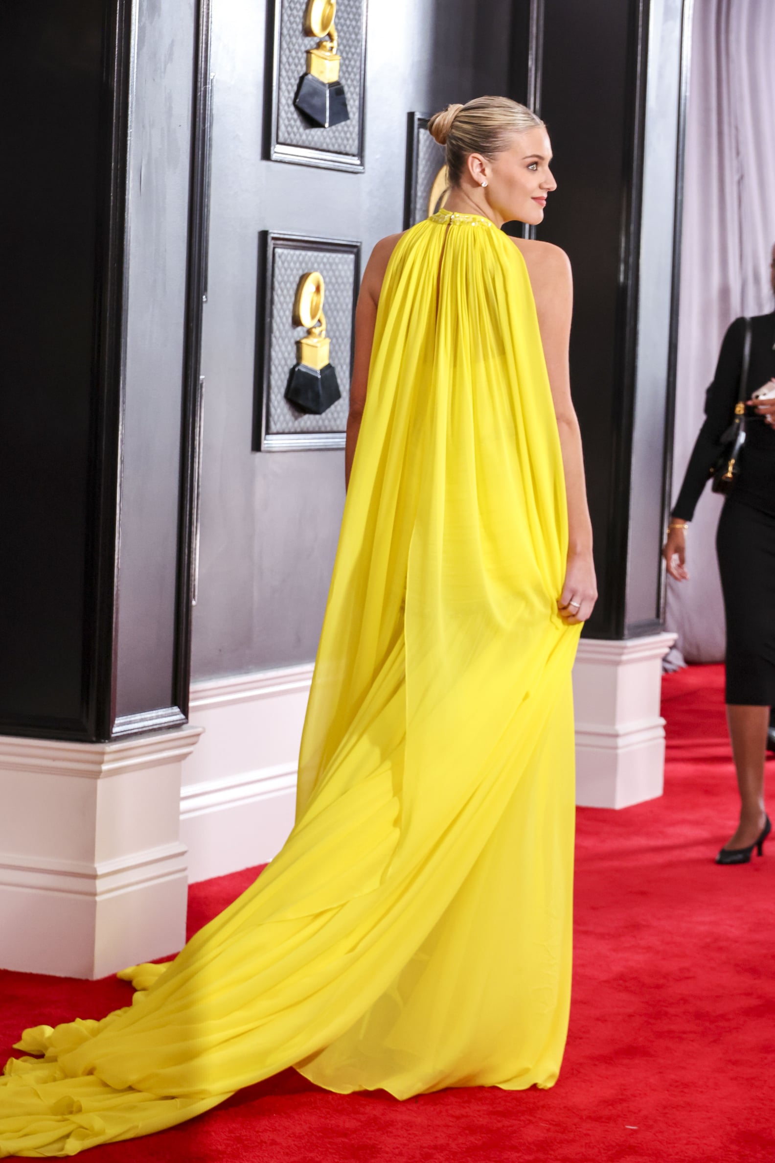 Kelsea Ballerini’s Sleek Bun Hairstyle at 2023 Grammys | PS Beauty