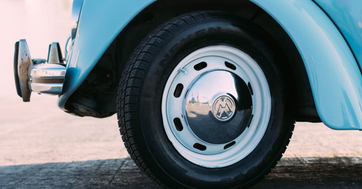 Clean Hubcaps With Baking Soda | PS Smart Living