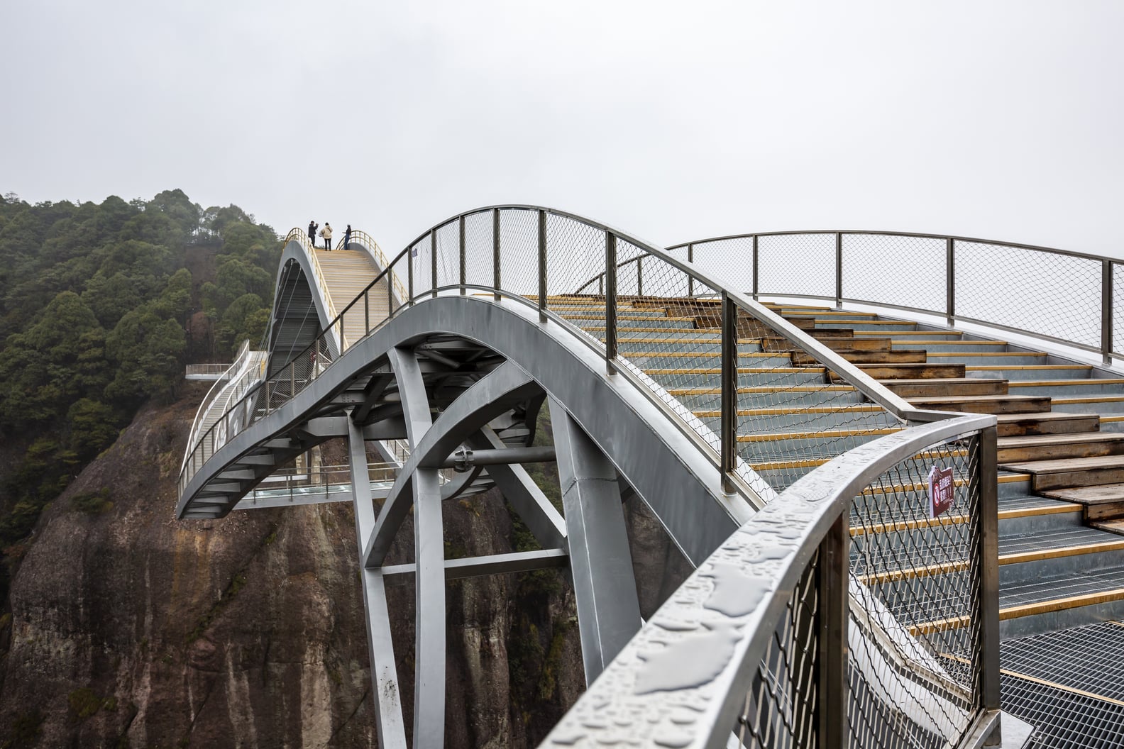 Check Out the Bending Ruyi Bridge in China | PS Smart Living