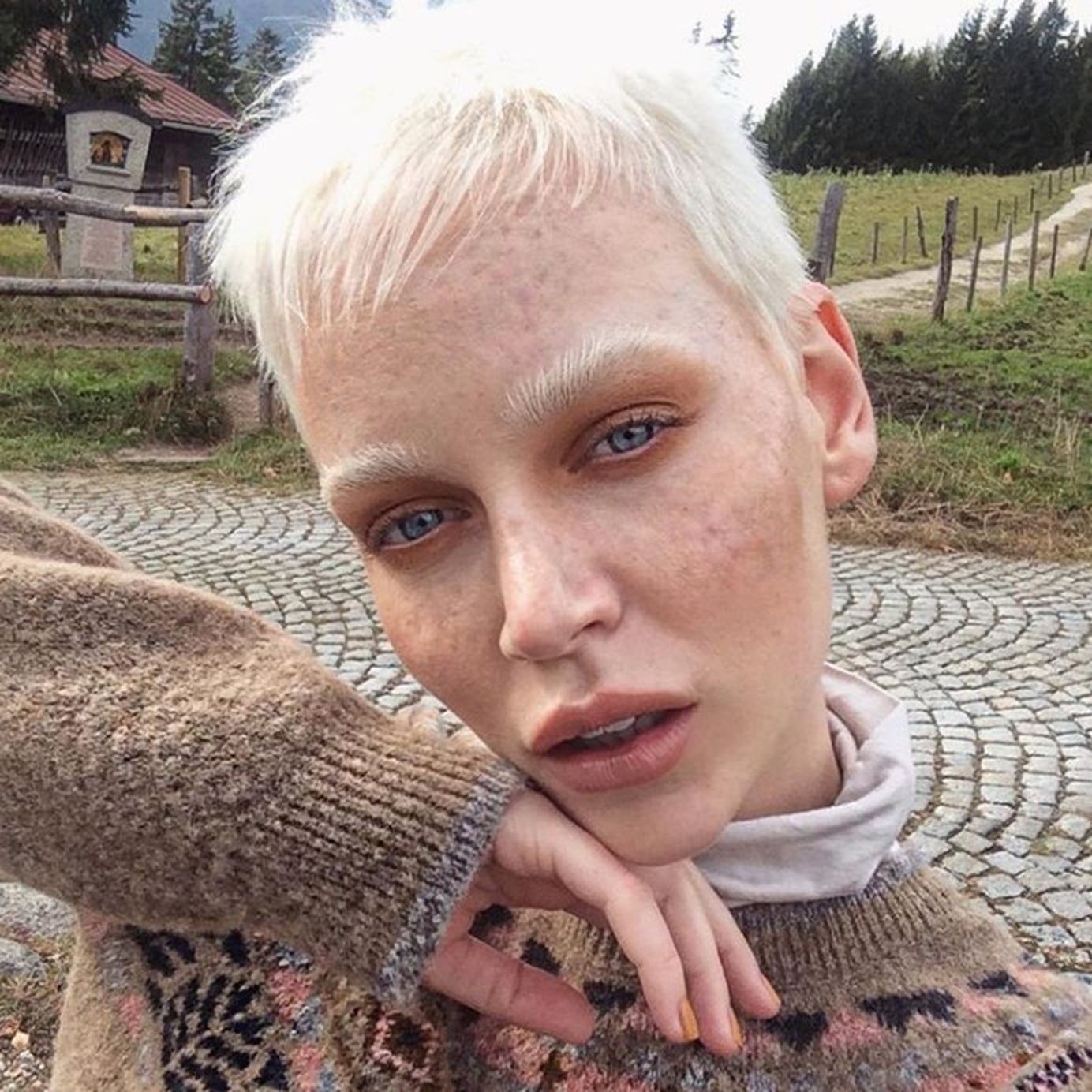 People With Bleached Eyebrows | PS UK Beauty