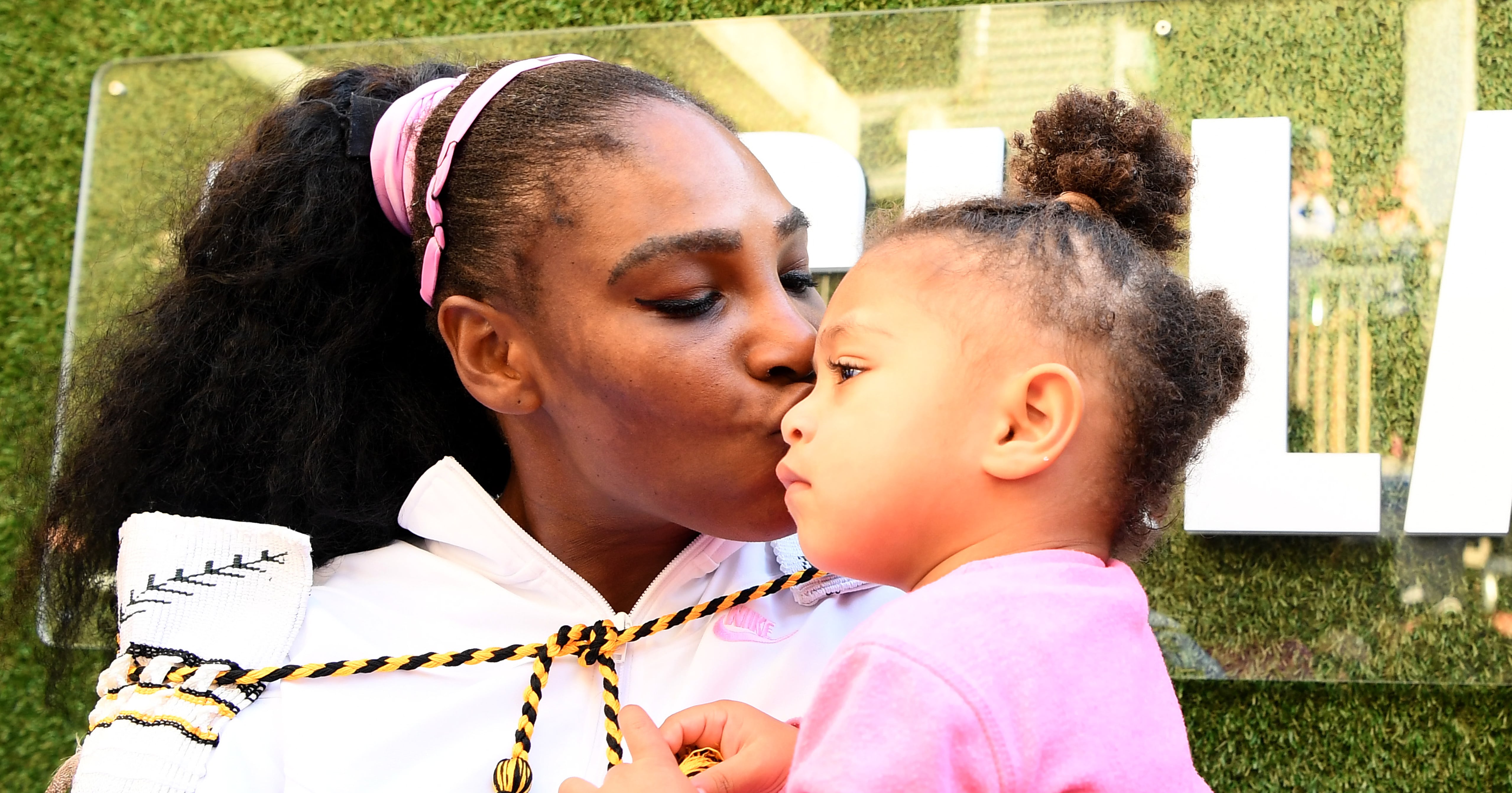 Serena Williams and Olympia's Morning Beauty Routine: Video | PS Beauty