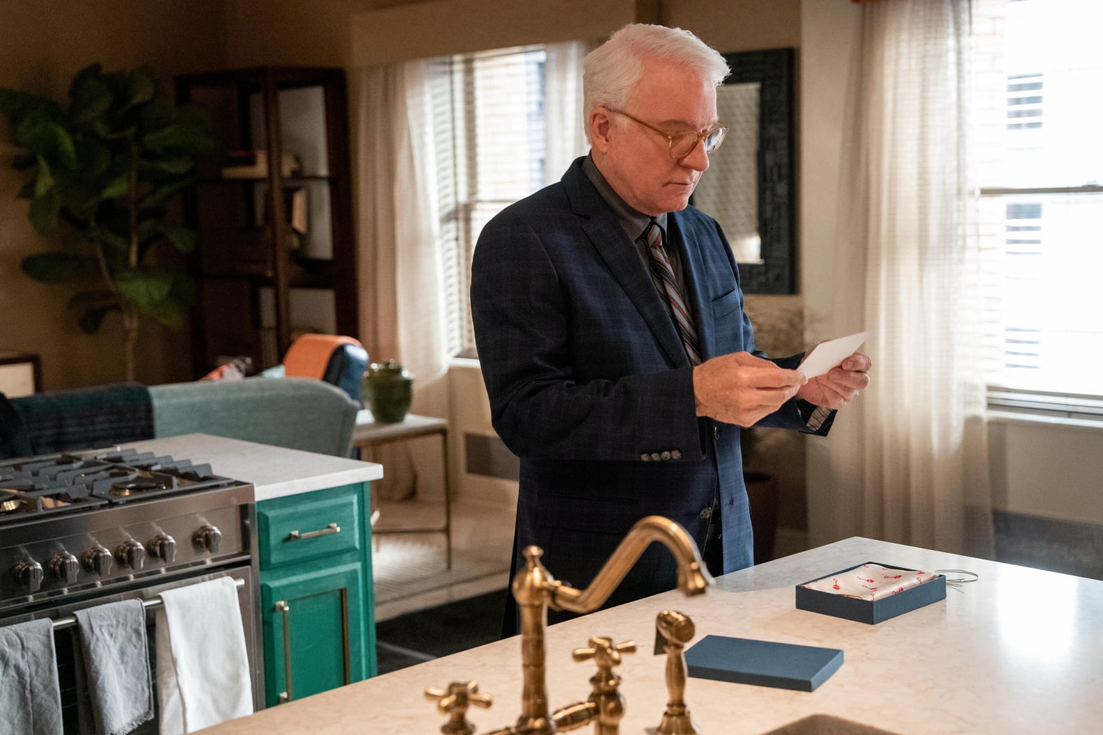 Only Murders in the Building: Who Killed Ben Glenroy? | PS Entertainment