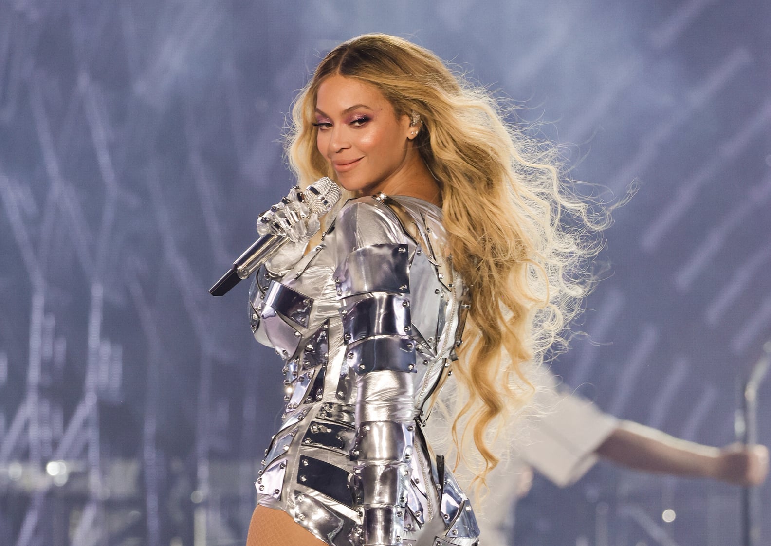 Beyoncé's Hot Renaissance Tour Bodyguard Goes Viral | PS Celebrity