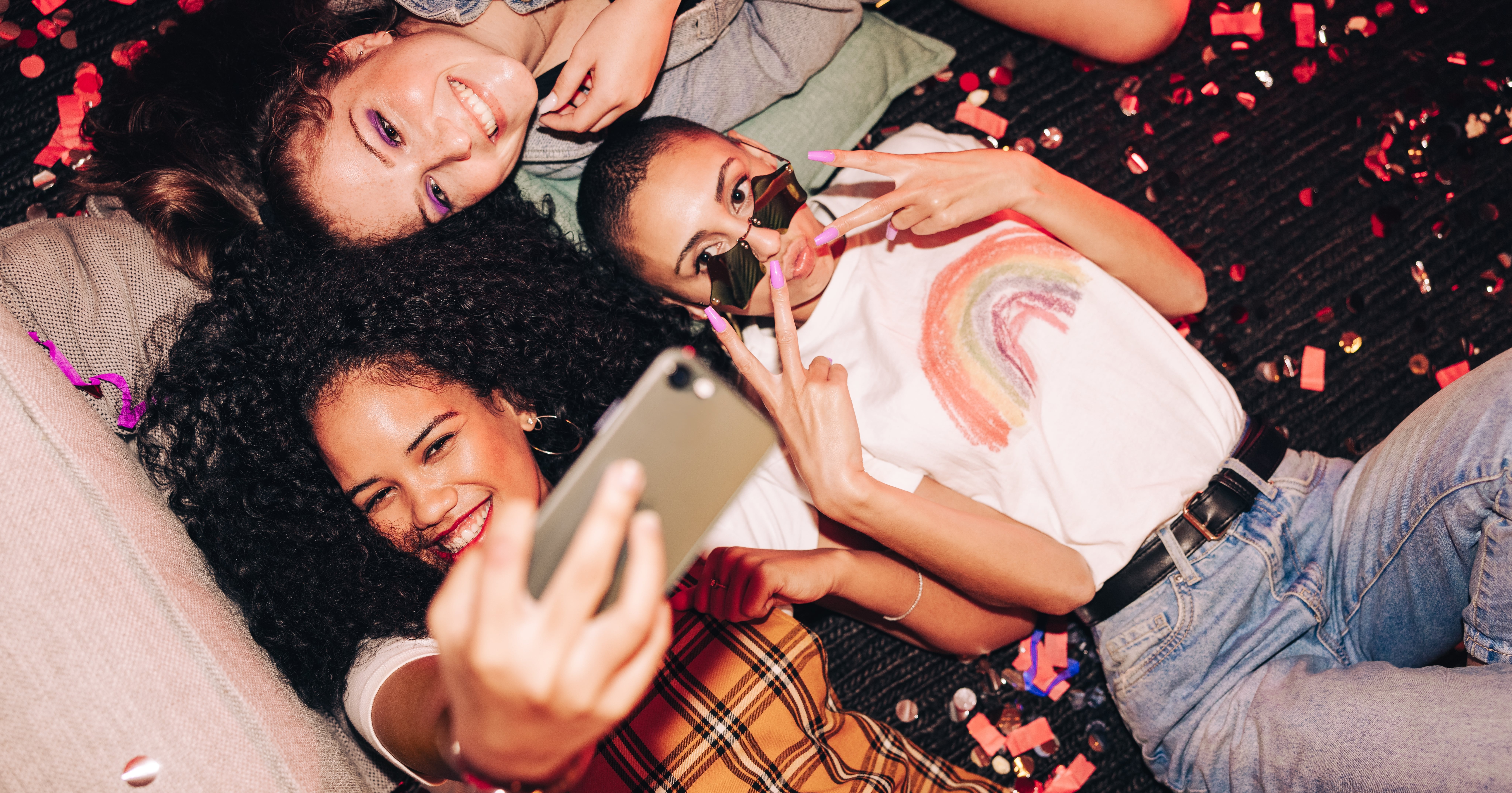 Tips For Hosting a Nostalgic Party | PS Smart Living
